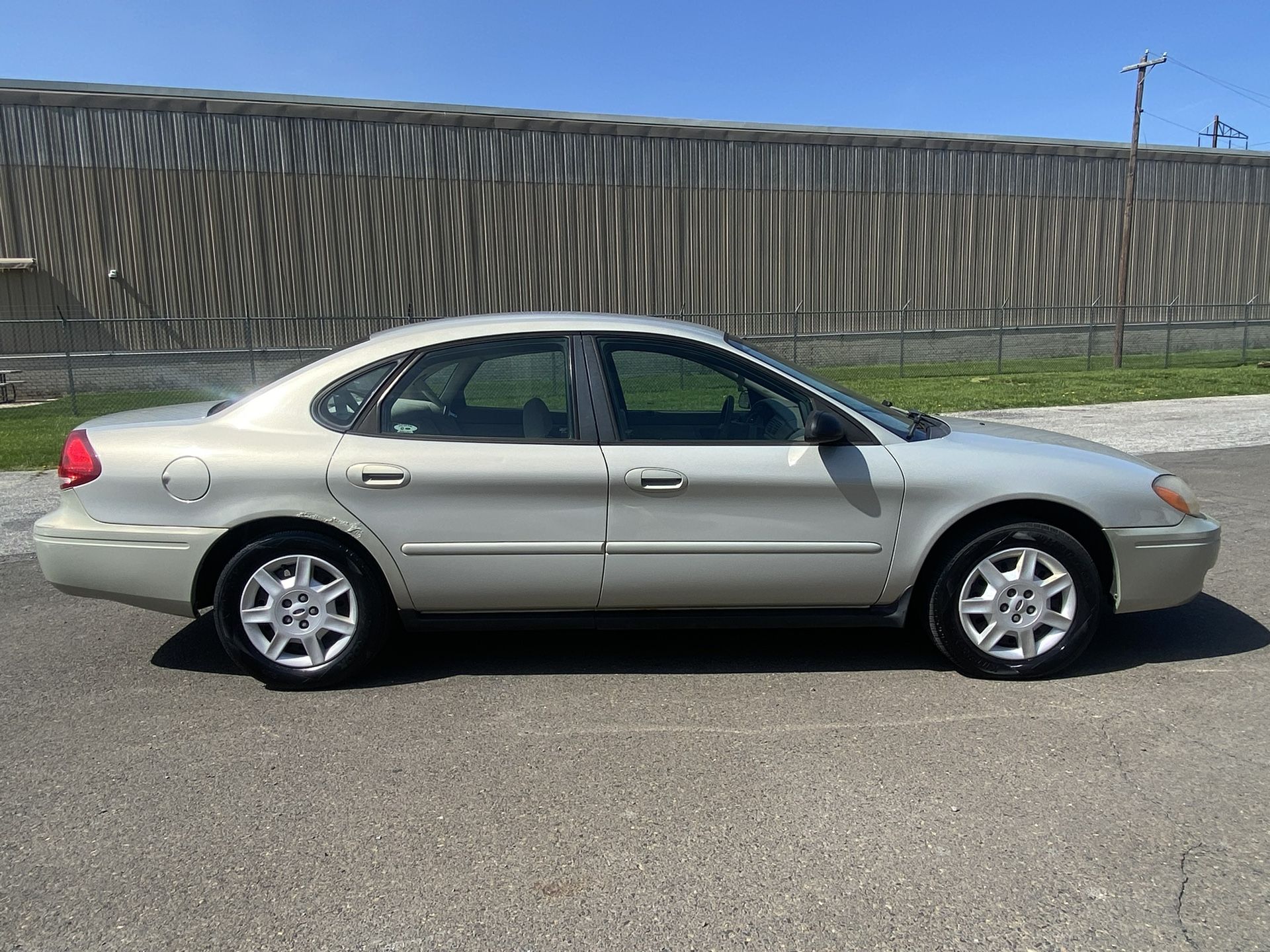 2005 Ford Taurus For Sale