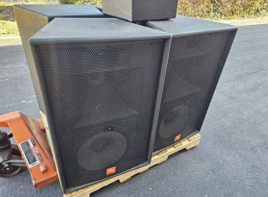 JBL SR4735X passive speakers. These look new and sound amazing. $750 EACH SPEAKER 6 available ...