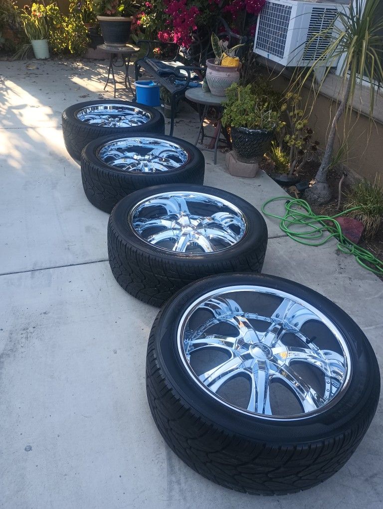 Nice And Clean Like New 22 Inch Rims With Tires Will Fit Chevy ...