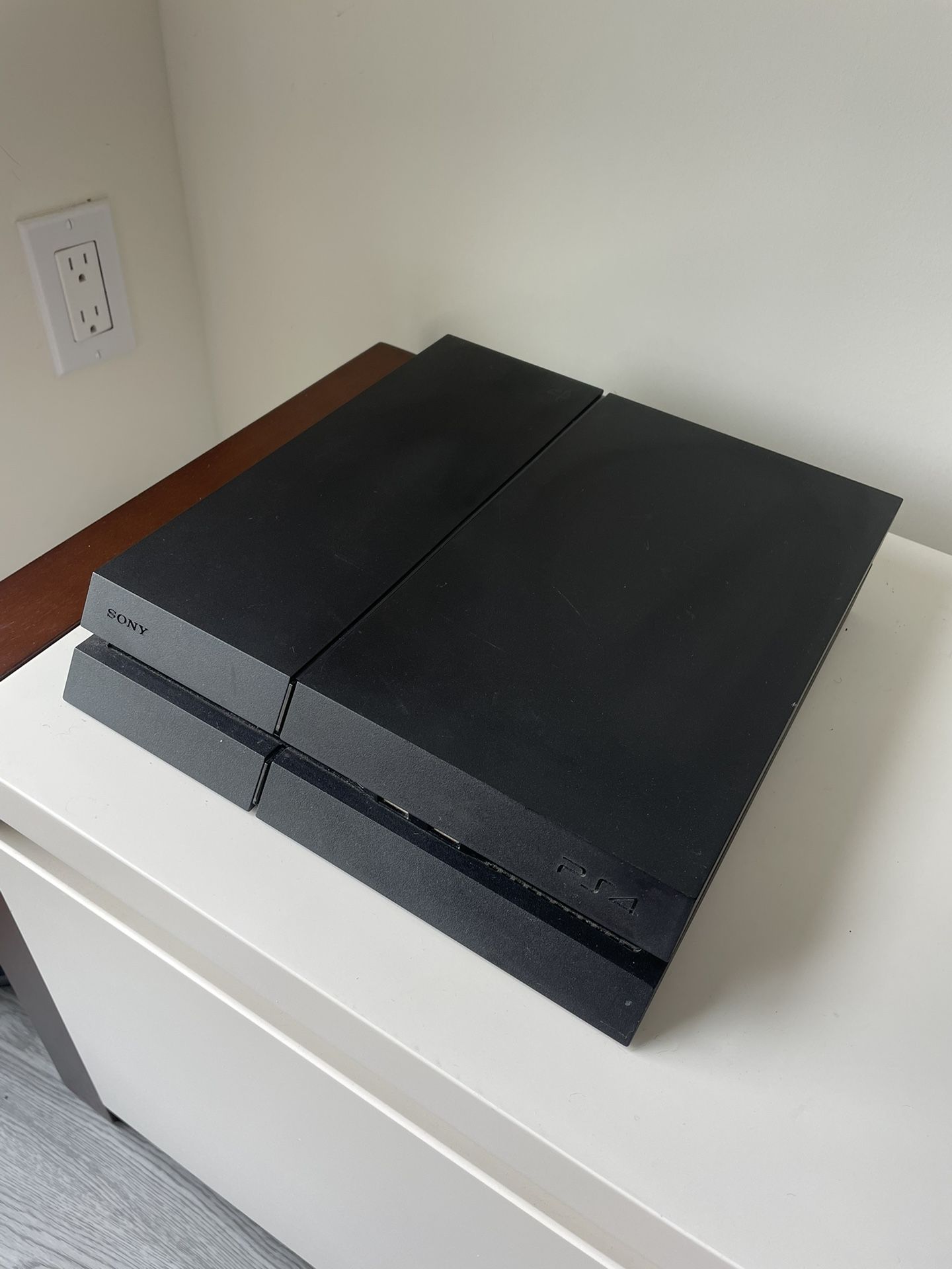 PS4 w/o Controller for Sale in Los Angeles, CA - OfferUp