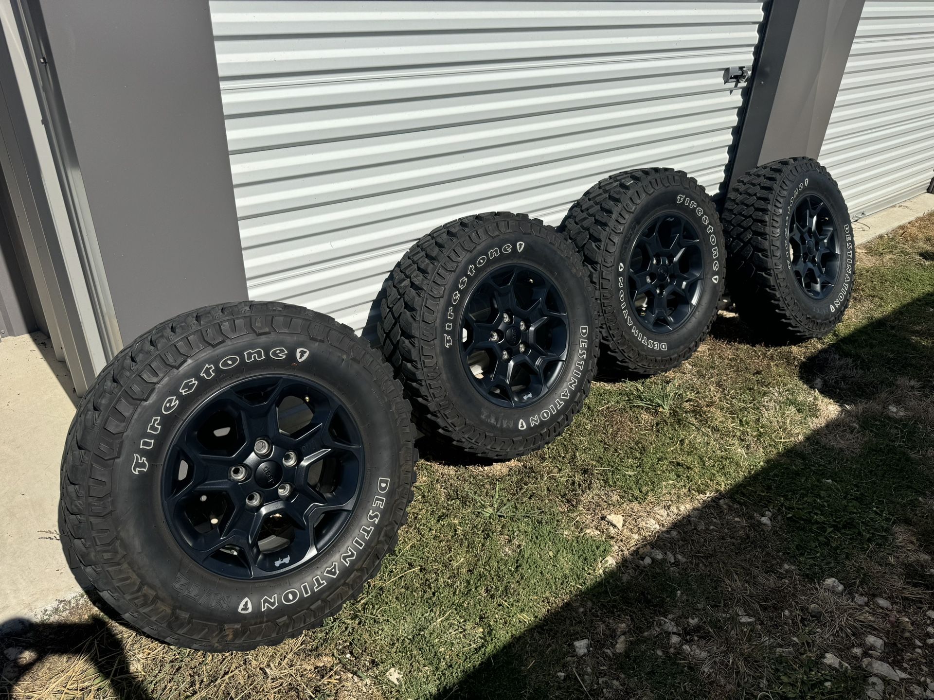 Firestone 255/75/r17 M/T2 for Sale in San Antonio, TX - OfferUp