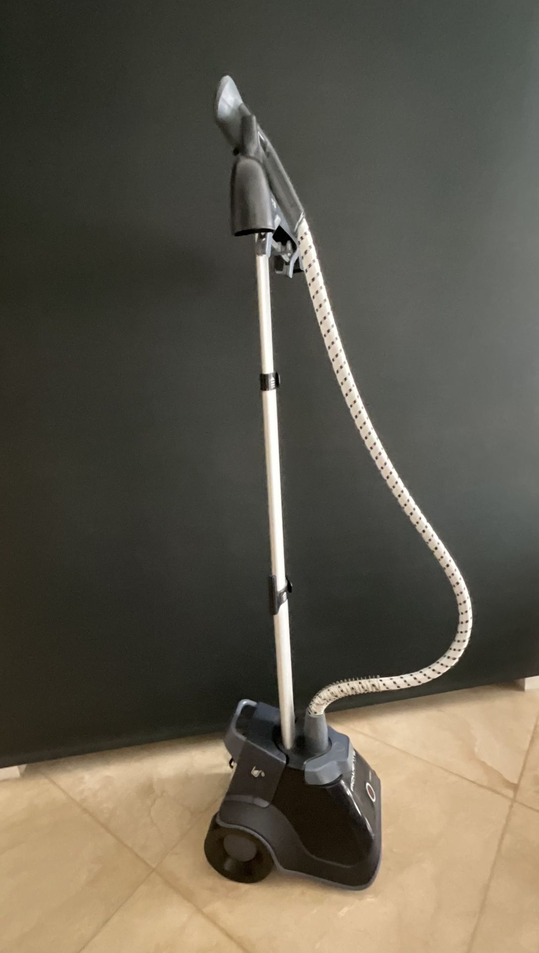 Rowenta Valet Steamer IS6200 for Sale in Miami, FL - OfferUp