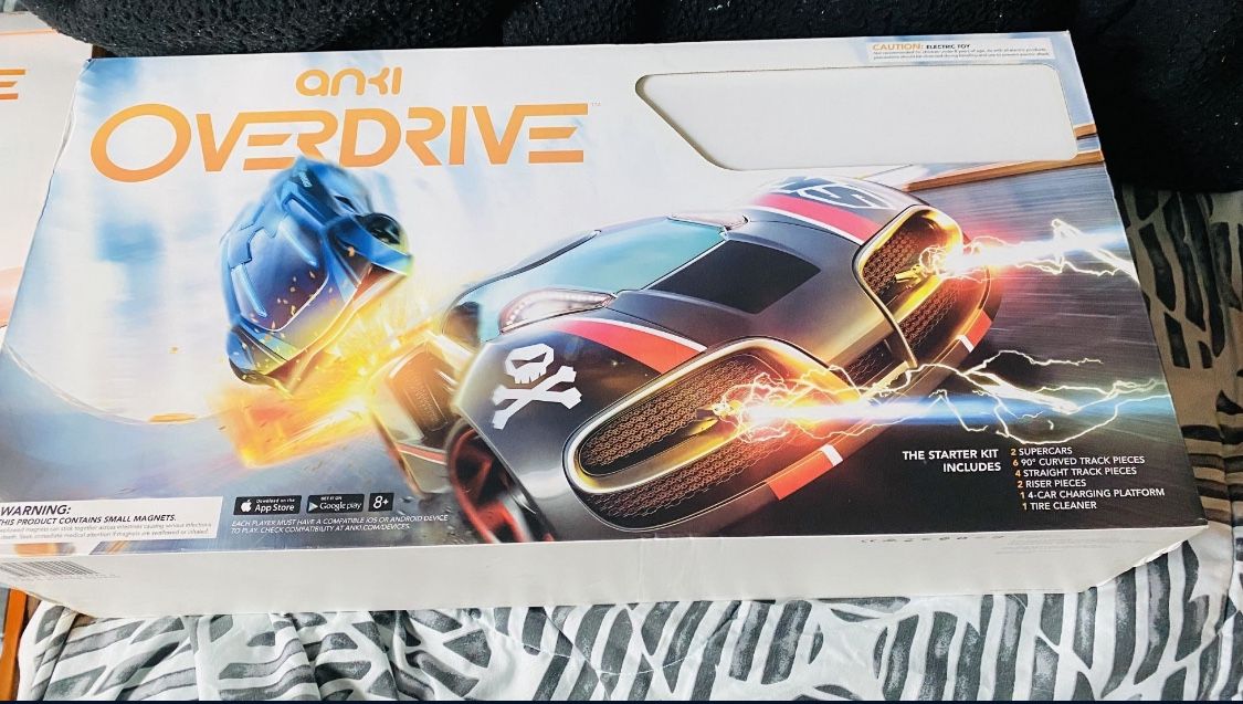 Anki OVERDRIVE Starter Kit ARTICIAL INTELLIGENCE plus Corner kit Bank Turn Kit Extra Ground