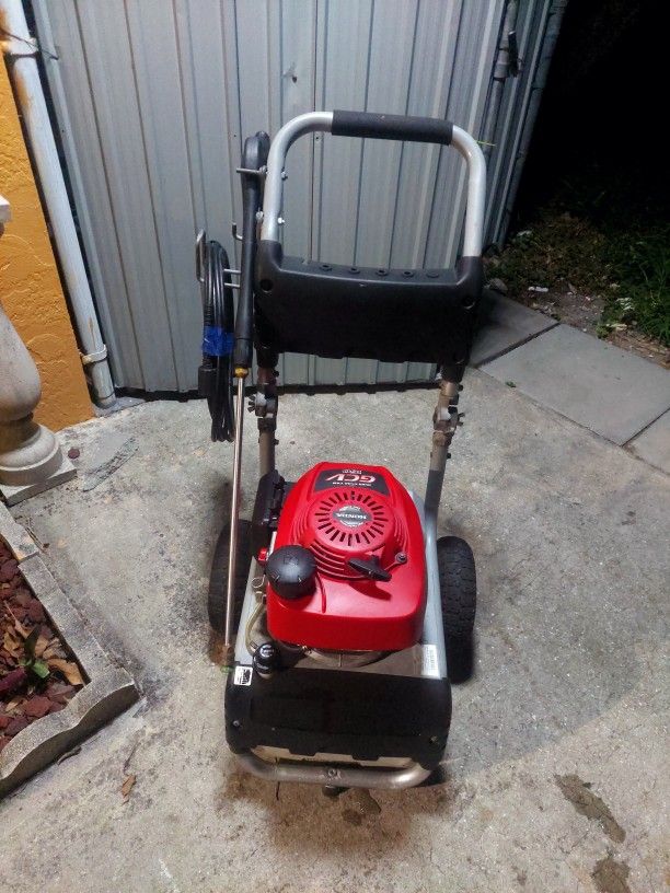 Honda Pressure Washer Pressure Cleaner 2600 Psi 2,3 Gpm for Sale in Boynton Beach, FL - OfferUp
