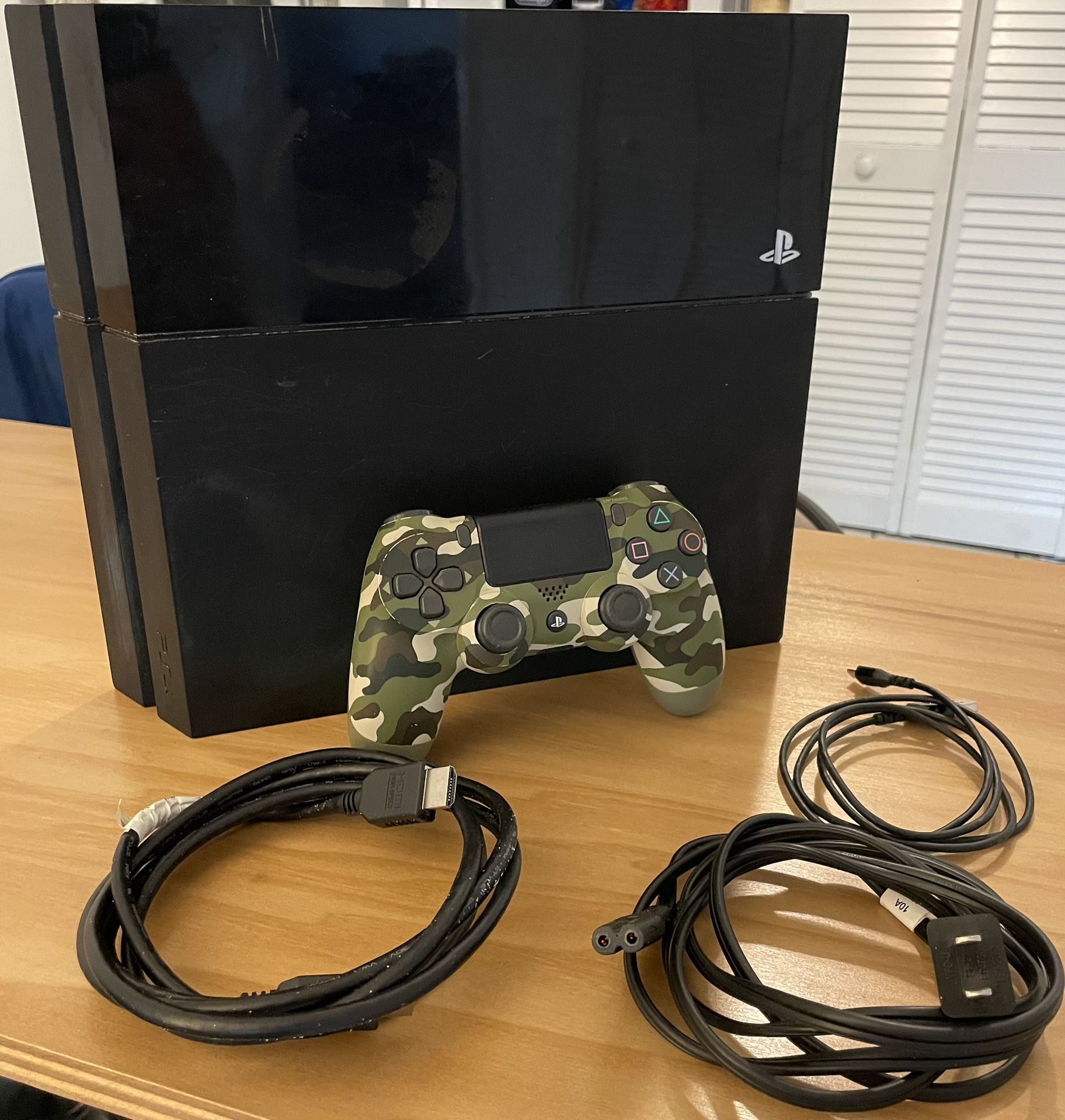 PS4 in Great Condition + Controller + Cables for Sale in Miami, FL ...