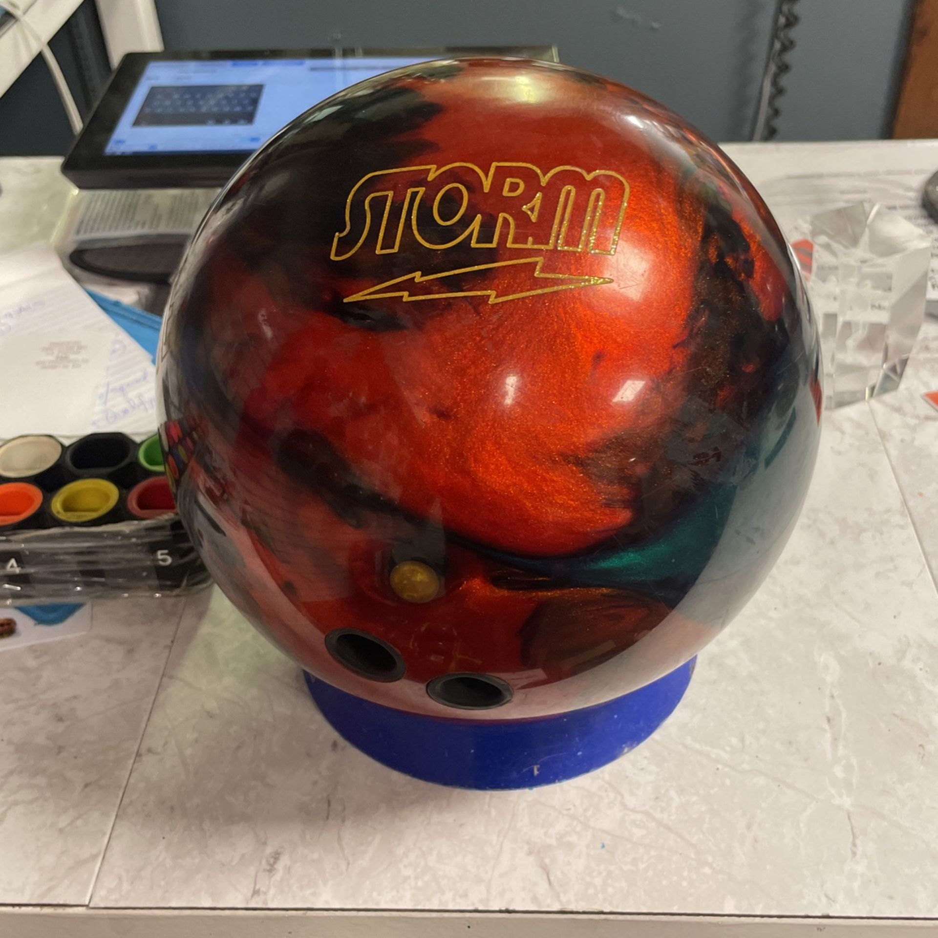 Storm ABSOLUTE 15 Pounds, Impeccable Condition! for Sale in Thousand ...