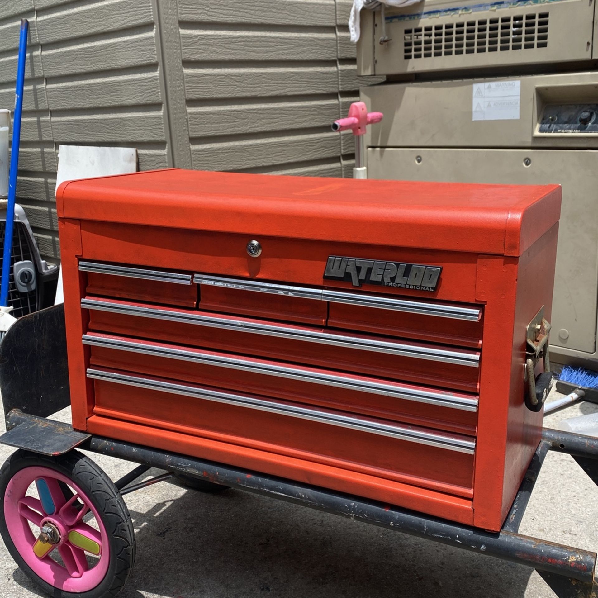 Waterloo Professional Tool Box Chest ( Toolbox)!W/ Keys for Sale in ...
