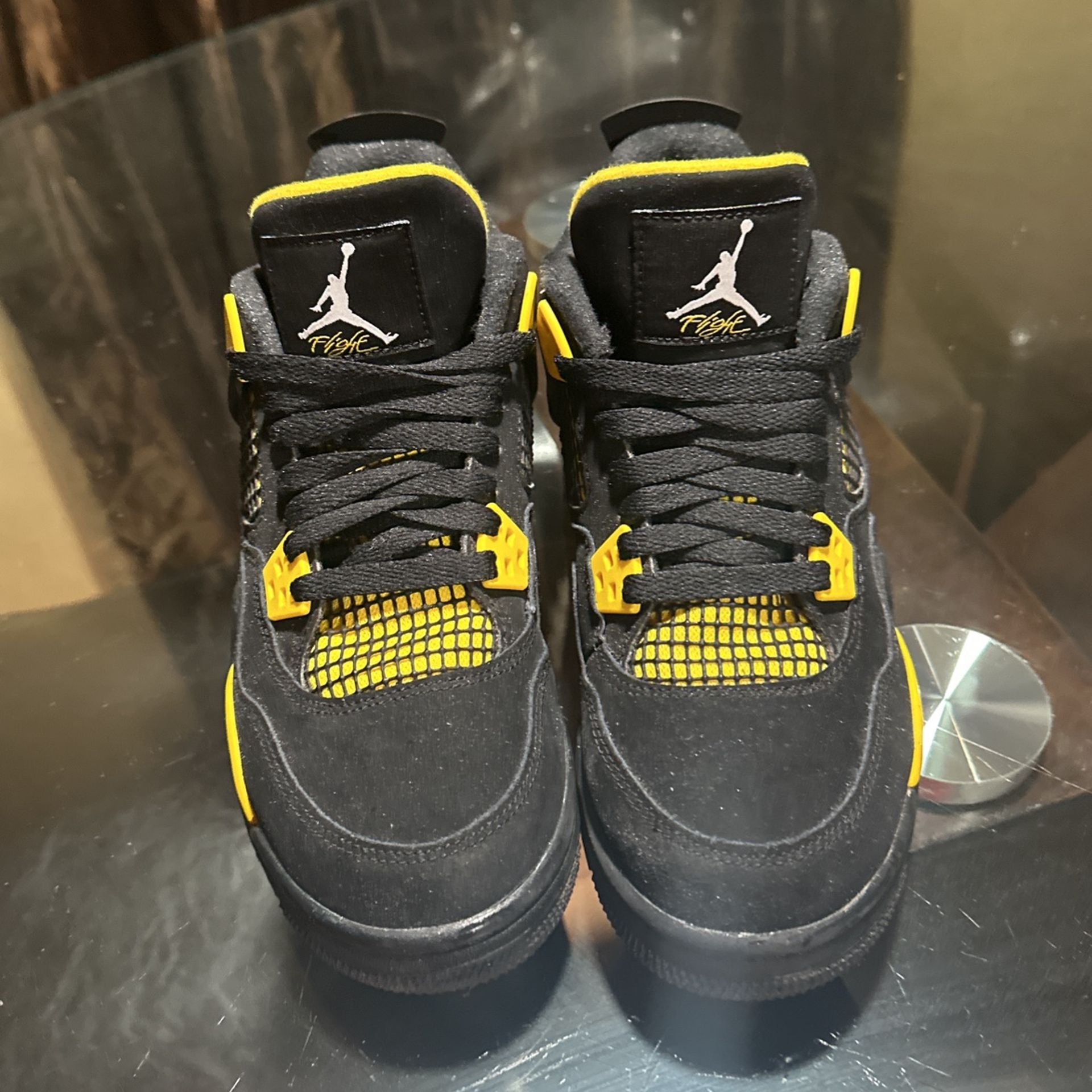 Air Jordan 4s Yellow Thunder for Sale in Charlotte, NC - OfferUp