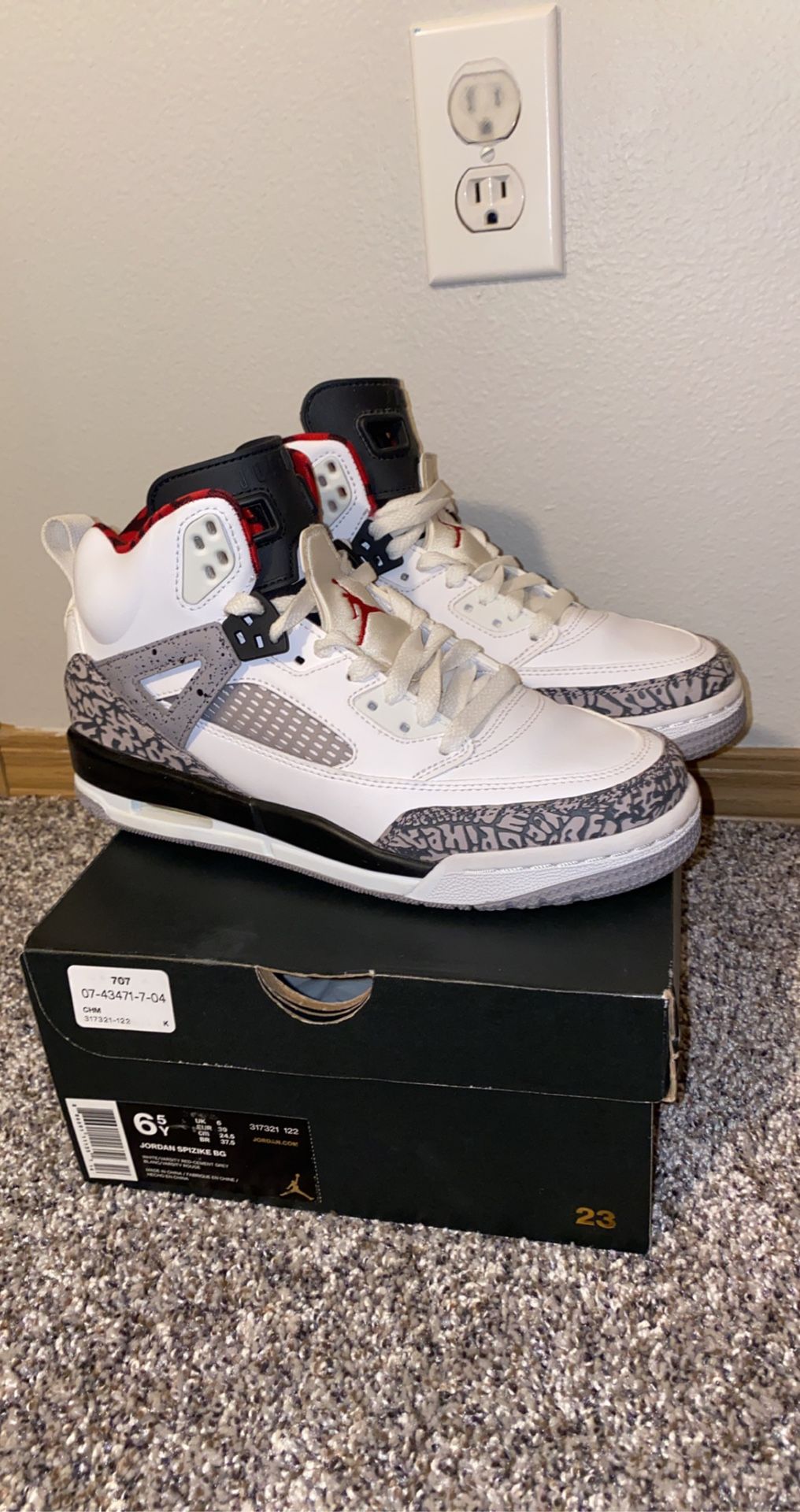 Air Jordan 3 Retro Spizike BG “white cement” for Sale in Renton, WA ...