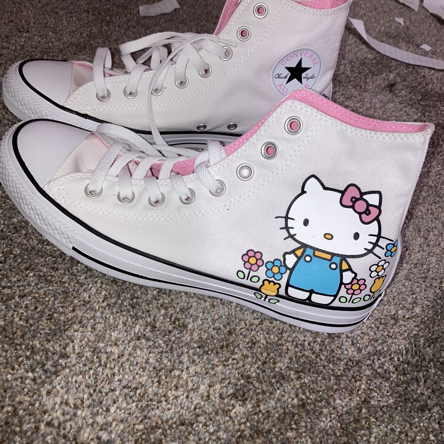 Hello Kitty Converse
