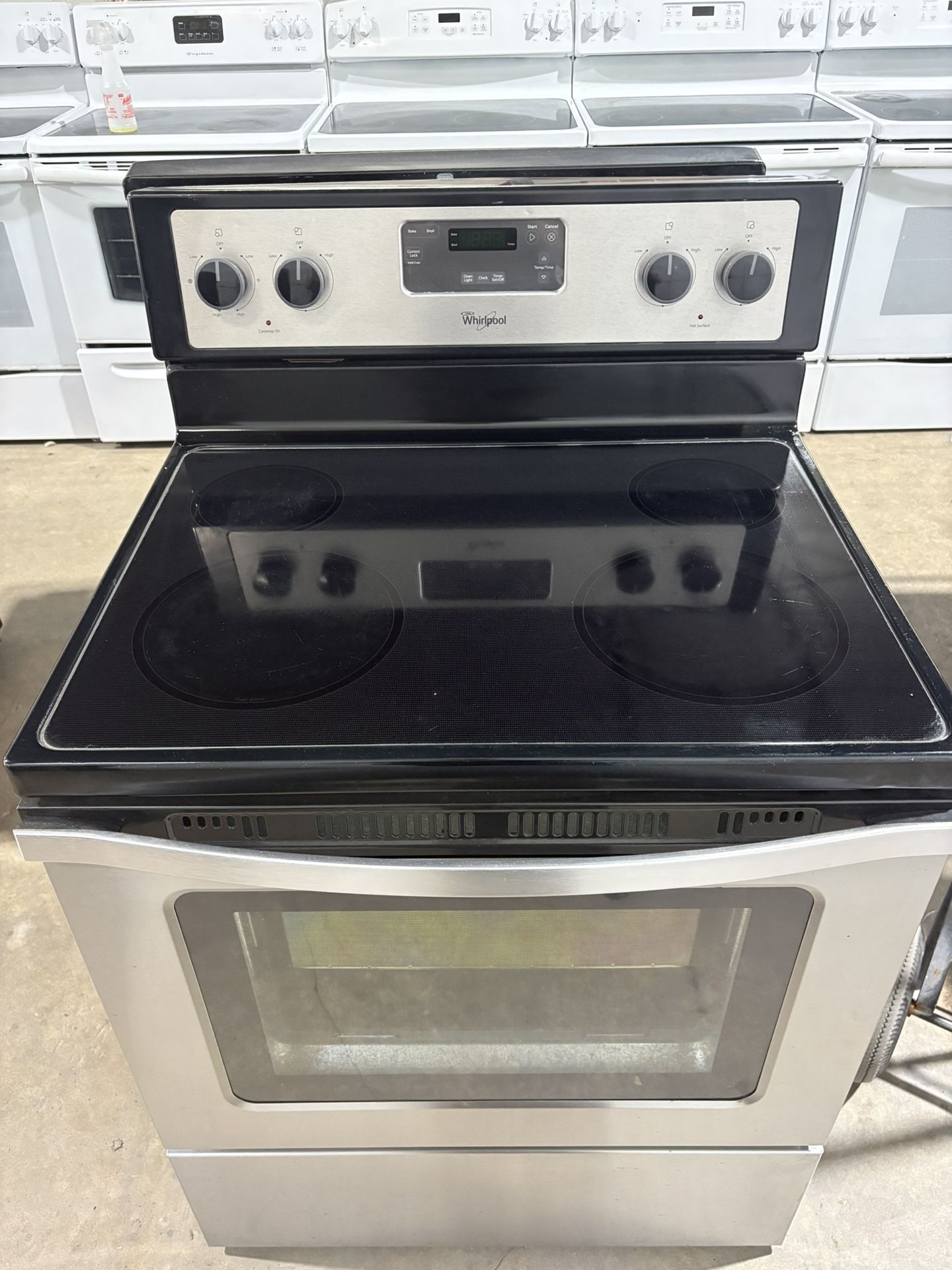 Stove Whirlpool Stainless for Sale in Hialeah, FL - OfferUp
