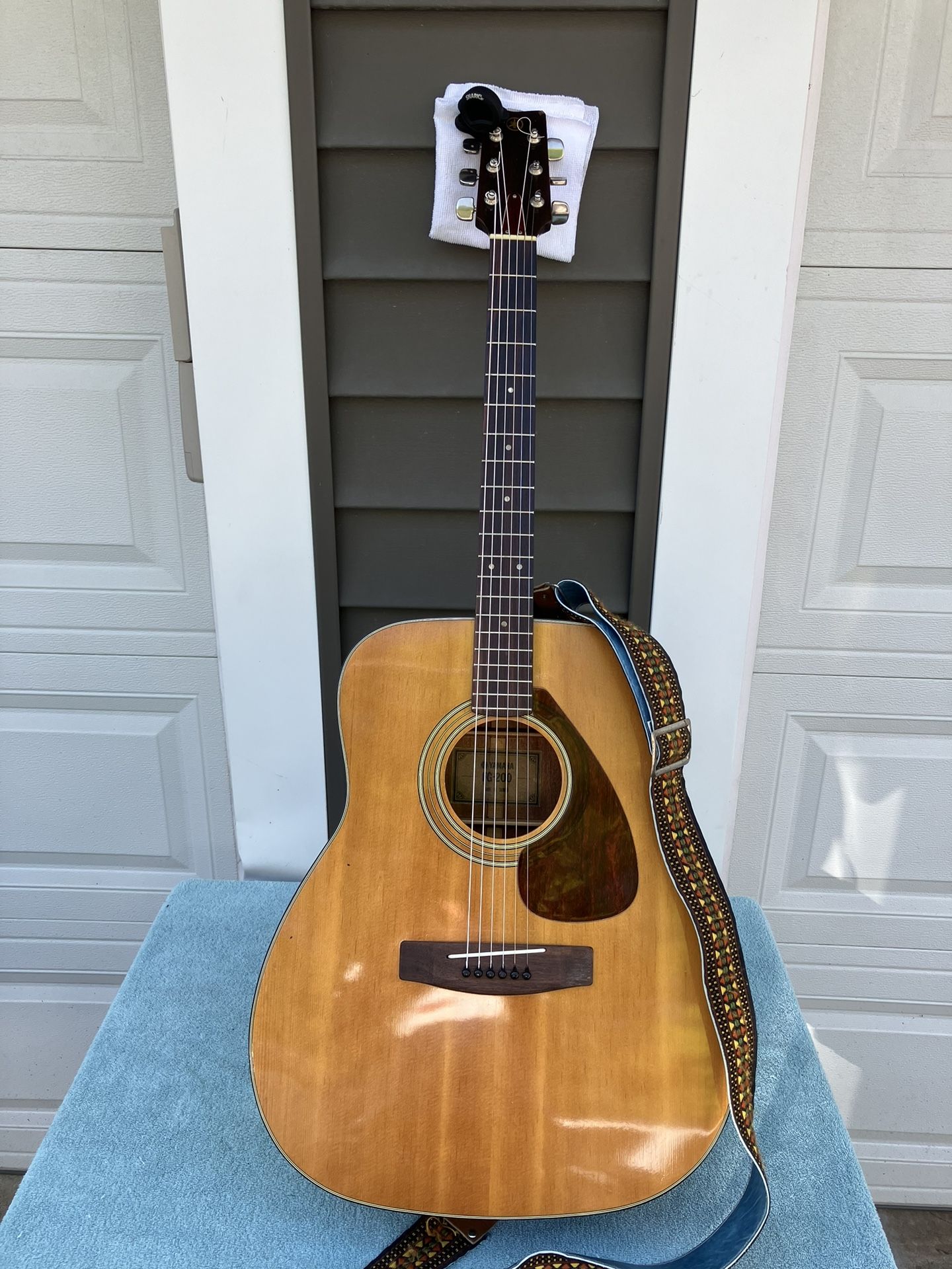 YAMAHA FG200 Guitar for Sale in Libertyville, IL - OfferUp