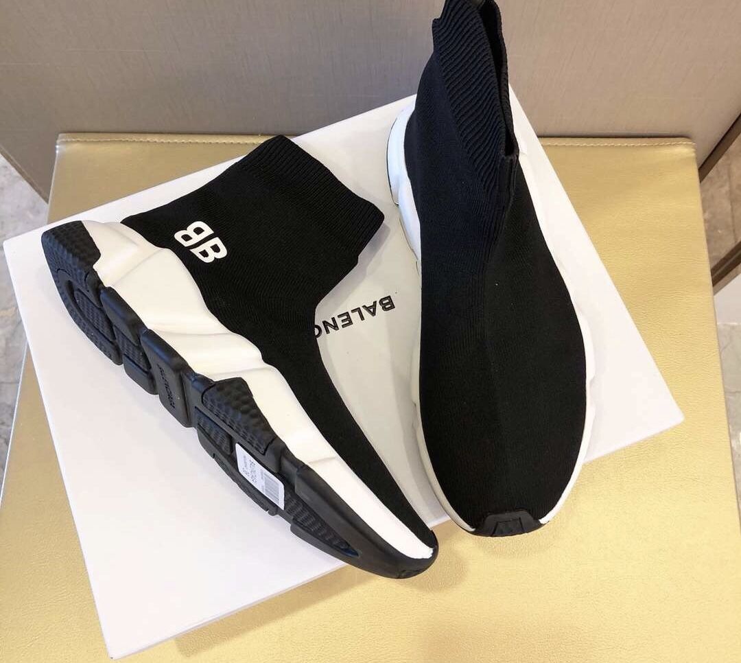 Women’s & Men’s Black & White Balenciaga Runners for Sale in Atlanta ...