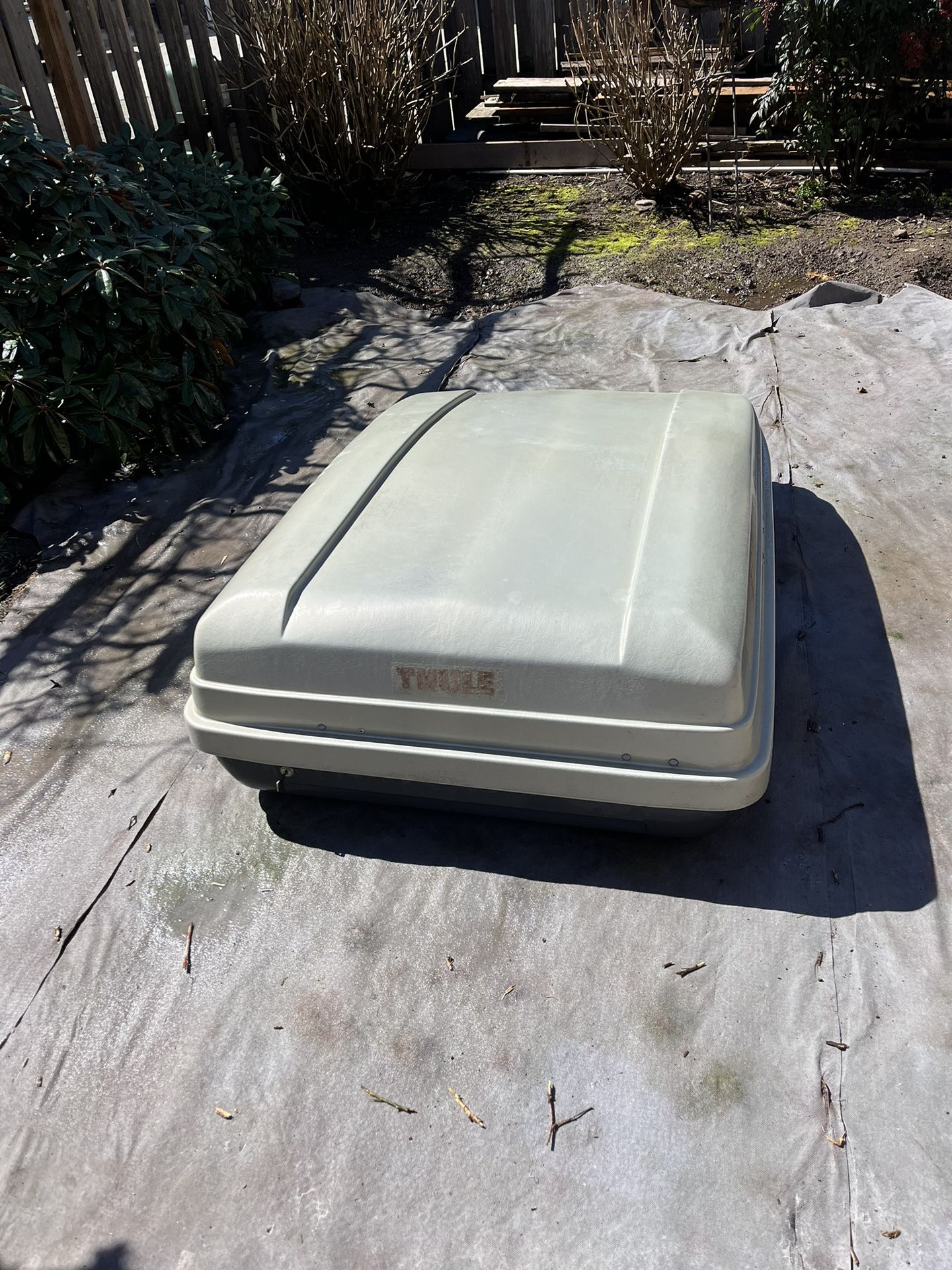 THULE Weekender Roof Top Cargo Carrier for Sale in Washougal, WA - OfferUp