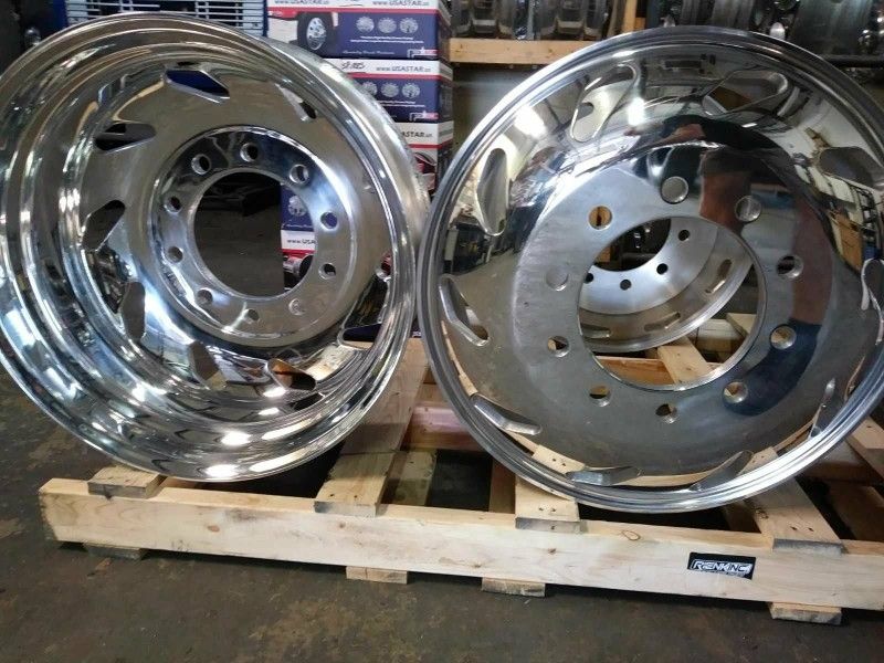 24in Freightliner Directional Dually Rims for Sale in Oakland Park, FL ...