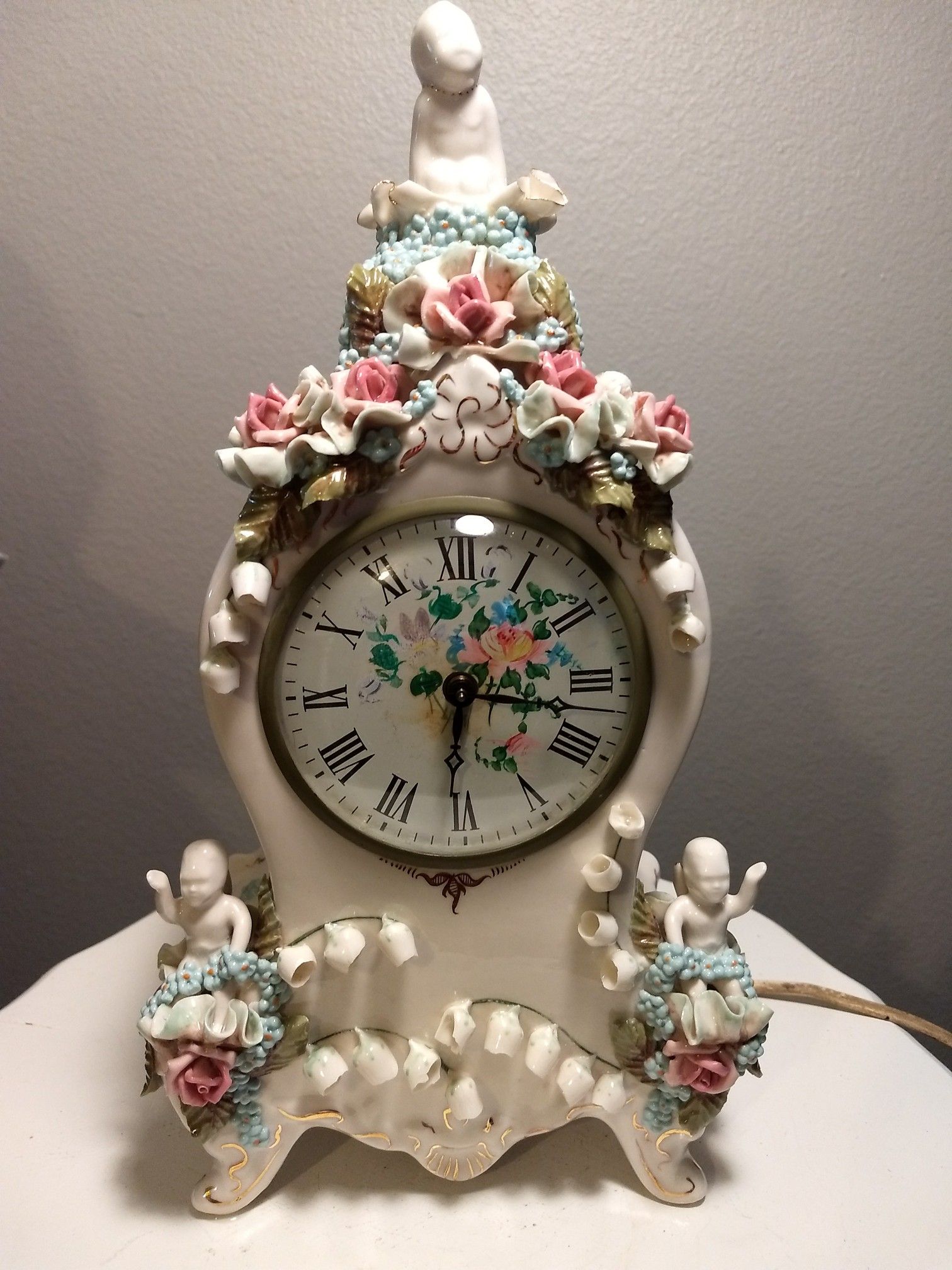 Reina califa bone China clock works! for Sale in Pearcy, AR - OfferUp
