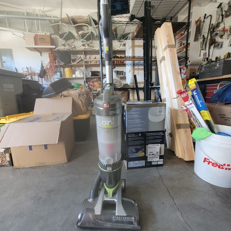 Hoover Air Steerable Vacume Cleaner for Sale in Portland, OR - OfferUp