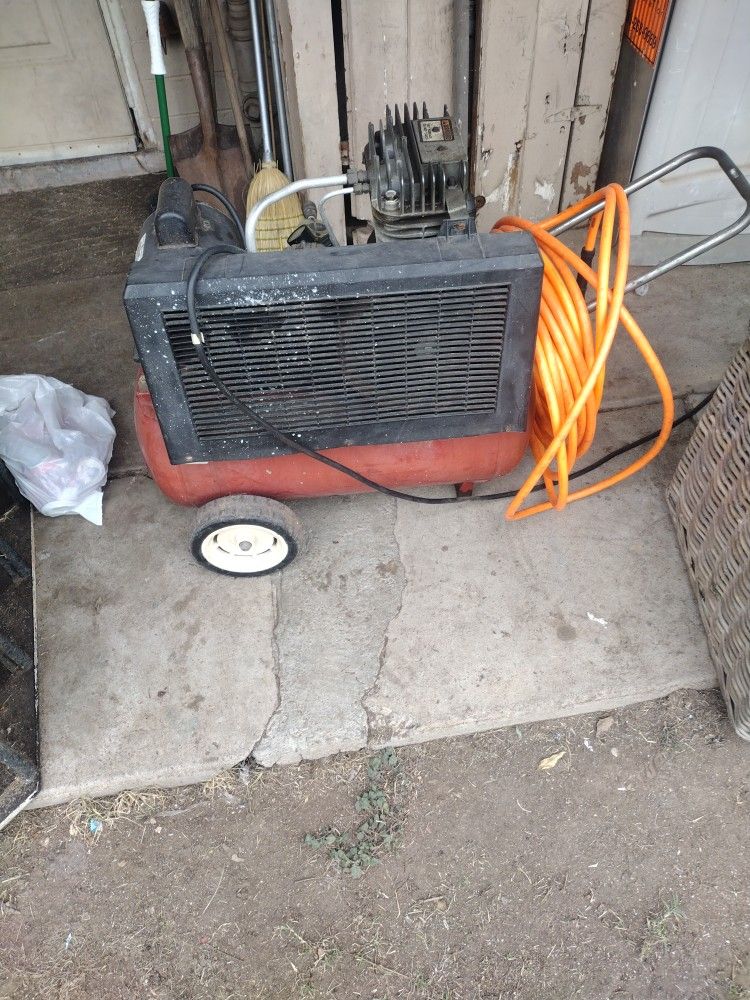 Sears 12 Gallon Air Compressor for Sale in Phoenix, AZ - OfferUp