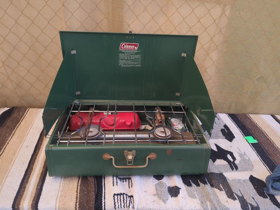 Coleman 413 H Stove for Sale in Long Beach, CA - OfferUp