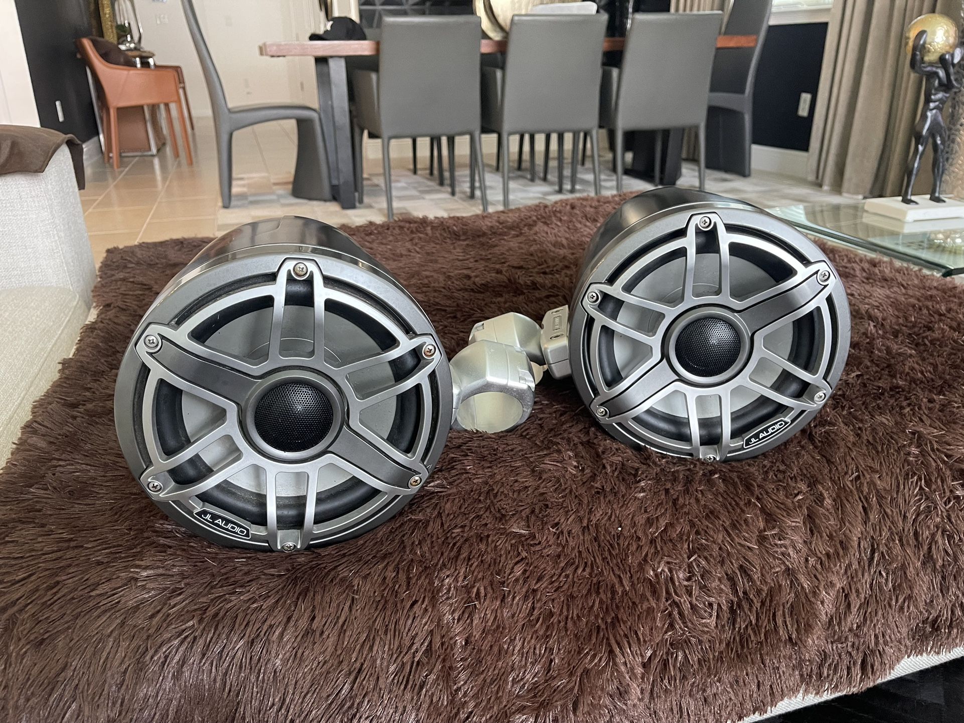 2 JL Speakers Tower 8 Inch for Sale in Orlando, FL - OfferUp