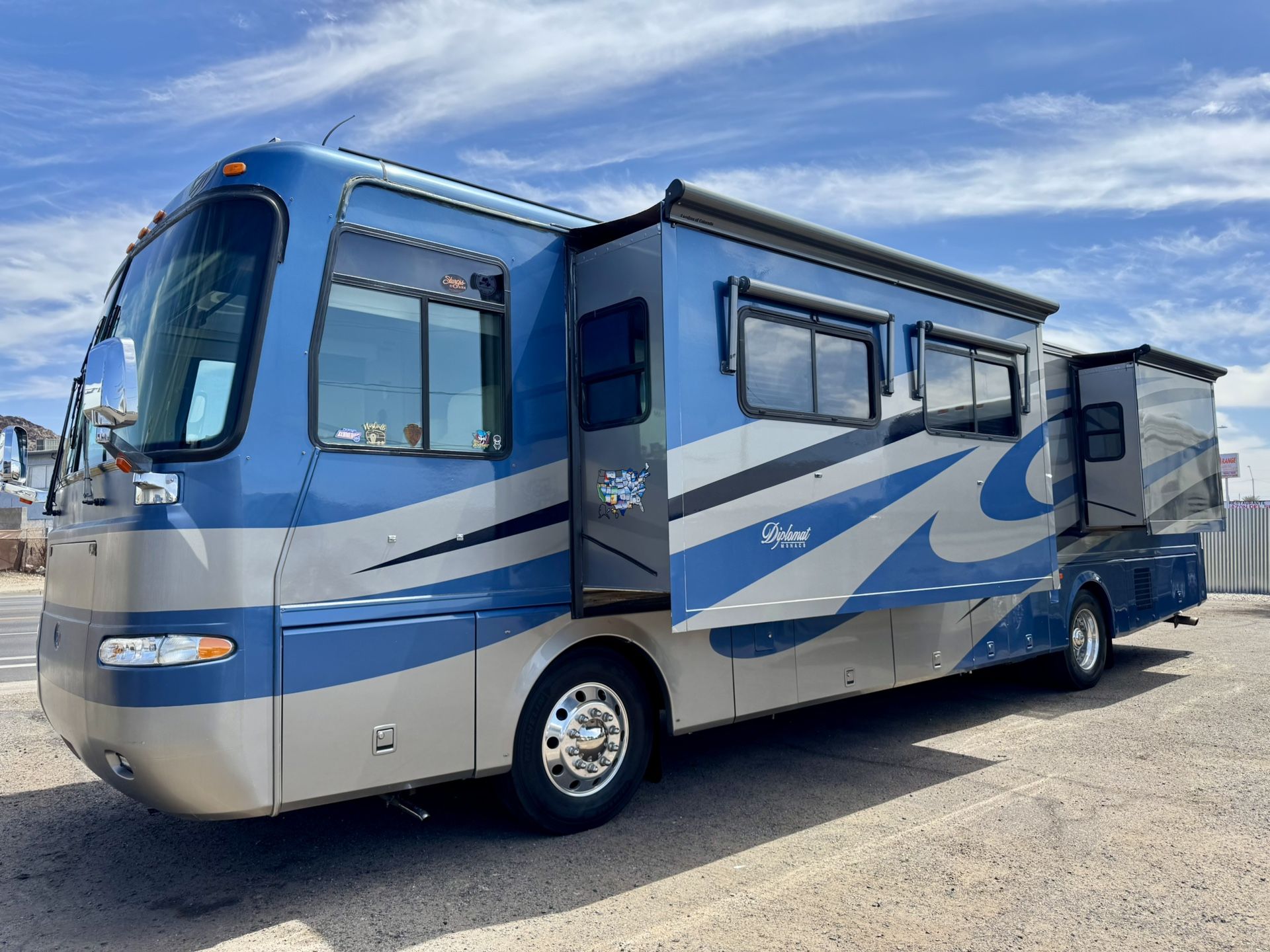 04 Monaco diplomat 38PST diesel pusher with 3 large slide outs 330HP ...