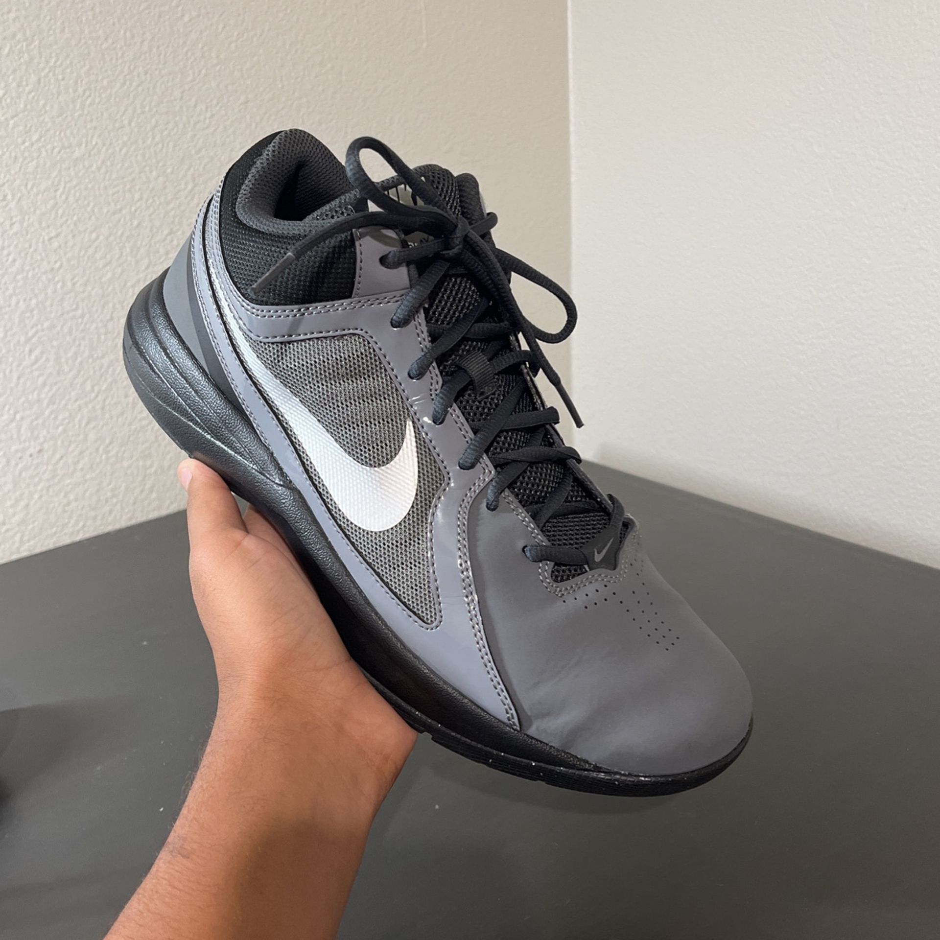 Nike Overplay Vlll for Sale in Los Angeles, CA - OfferUp