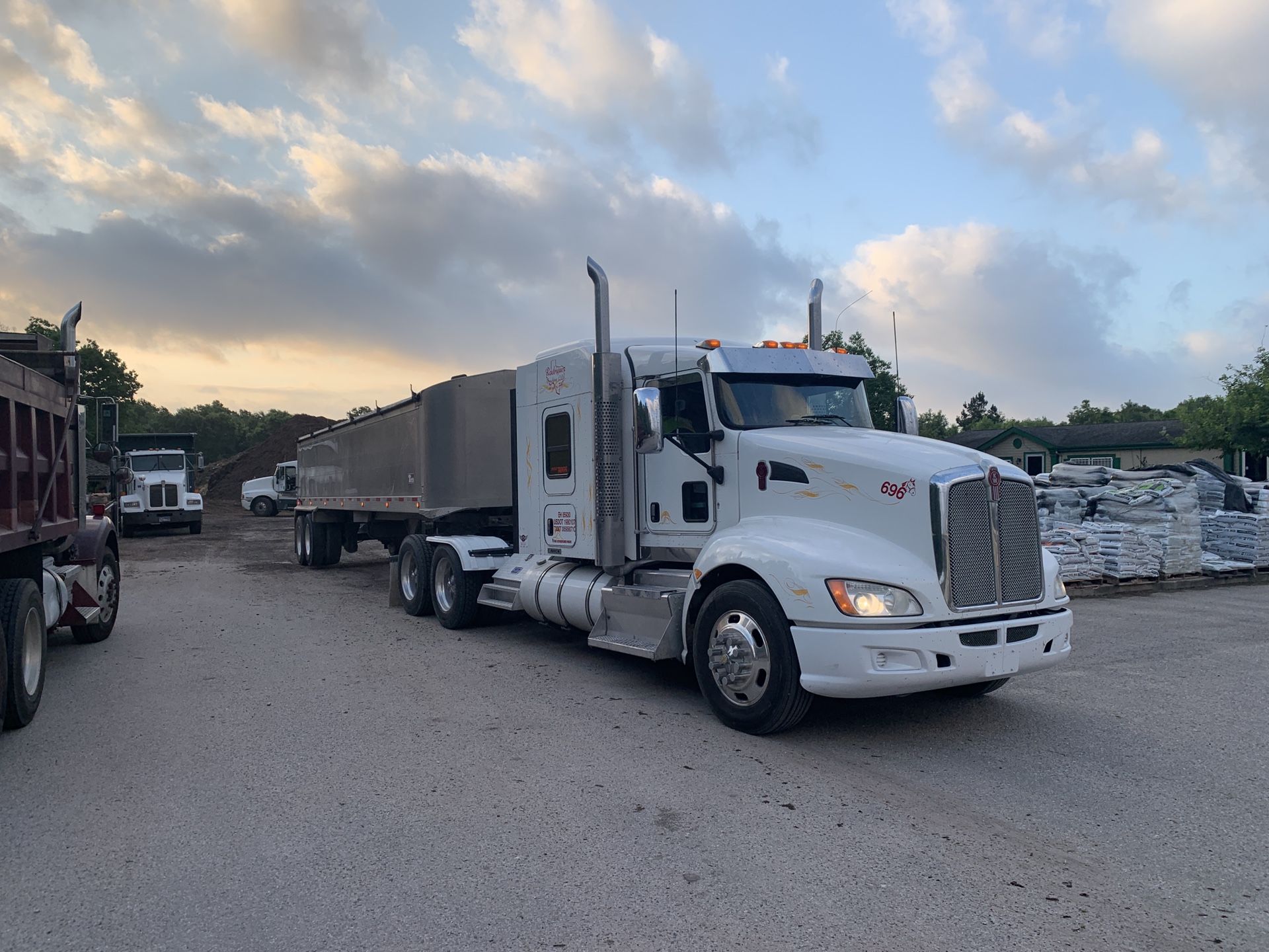 Cdl driver class A end dump trailer for Sale in Pasadena, TX - OfferUp