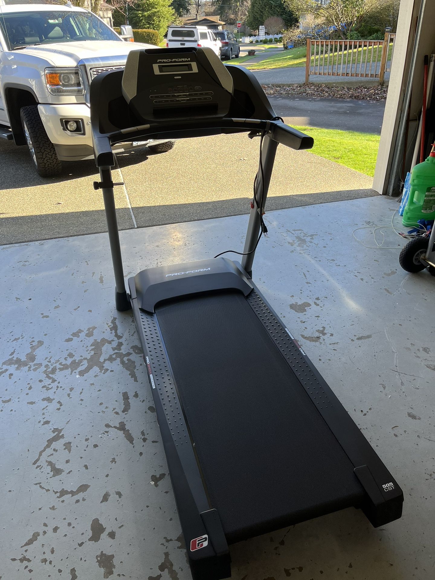 Pro-Form Treadmill With Proshox Cushioning for Sale in Bothell, WA ...