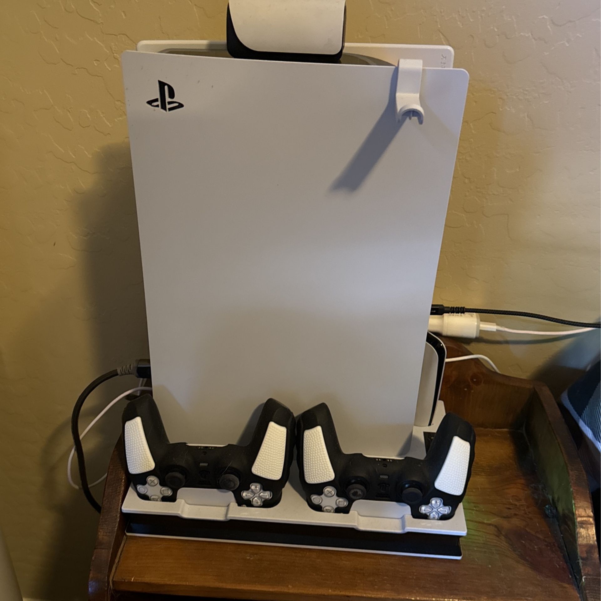 PlayStation 5, Two controllers, Two games, Ps5 Remote, Ps5 Pulse ...
