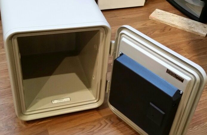 SENTRY 1250 FIREPROOF SAFE. 1.03 CU FT for Sale in Mill Creek, WA - OfferUp