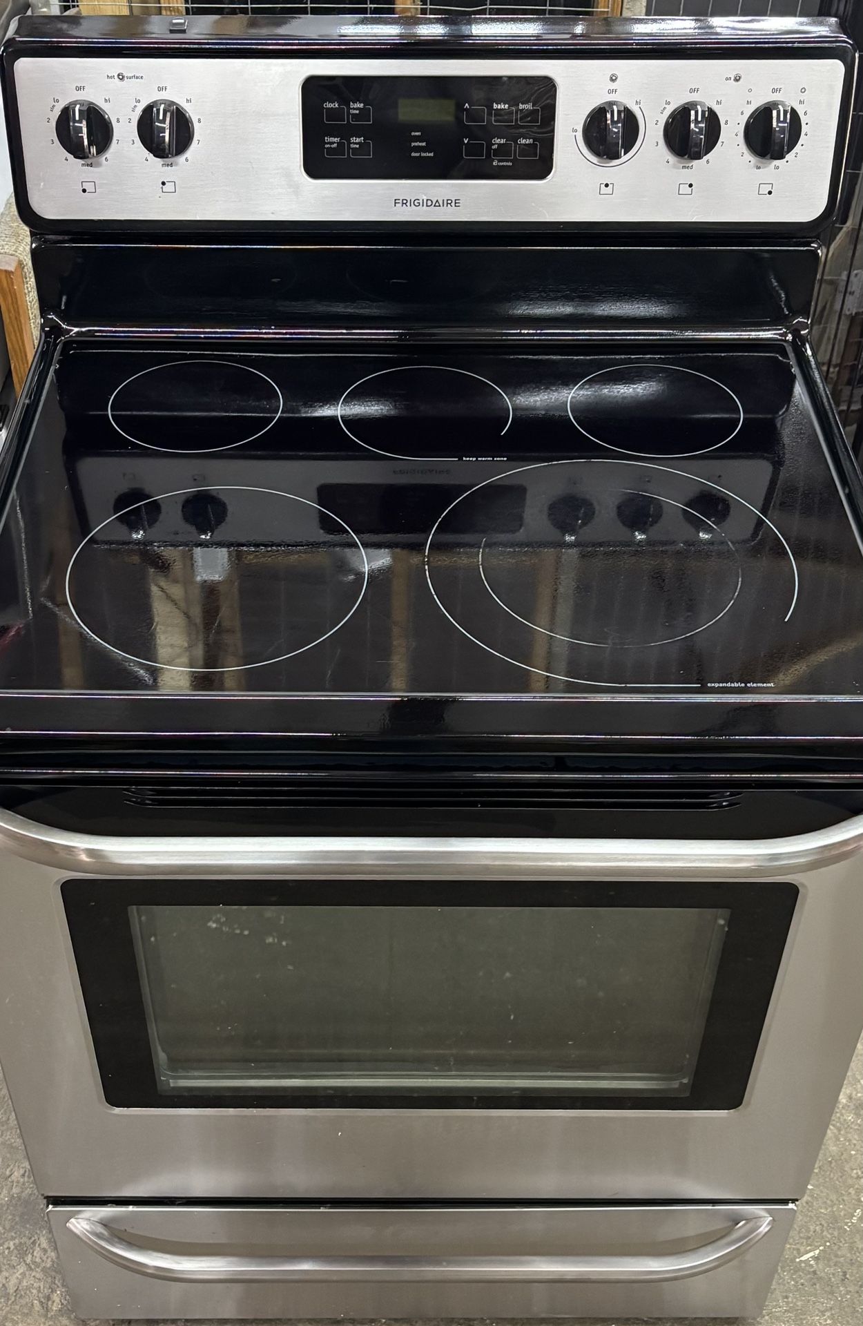 Frigidaire Smooth Top Stove for Sale in Charlotte, NC - OfferUp