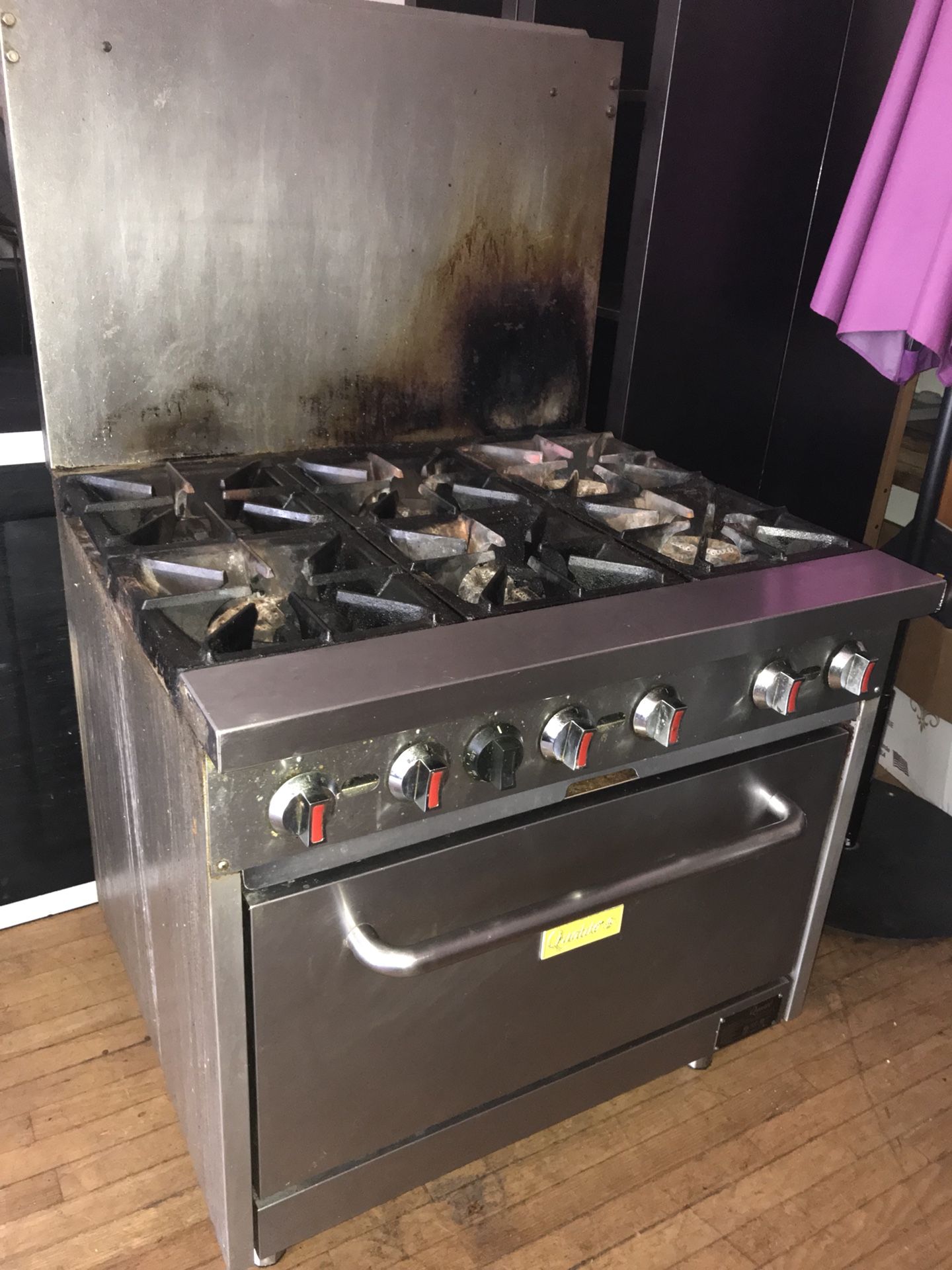Commercial gas stove. Model Qualite QLGR-36-NG for Sale in Orlando, FL ...