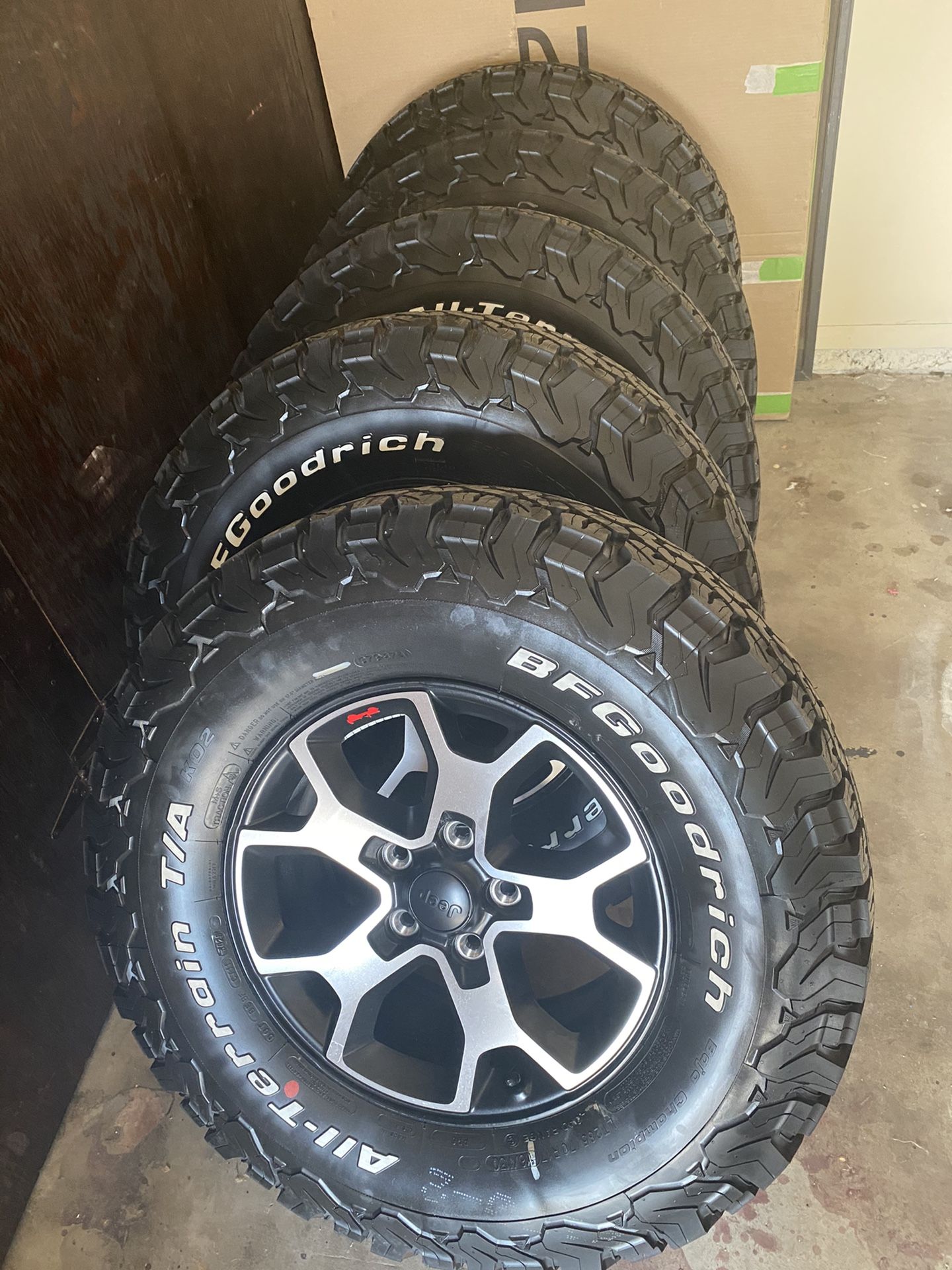 5 Brand New Rubicon KO2 tires , 2021 Rubicon Rims and sensors for Sale ...