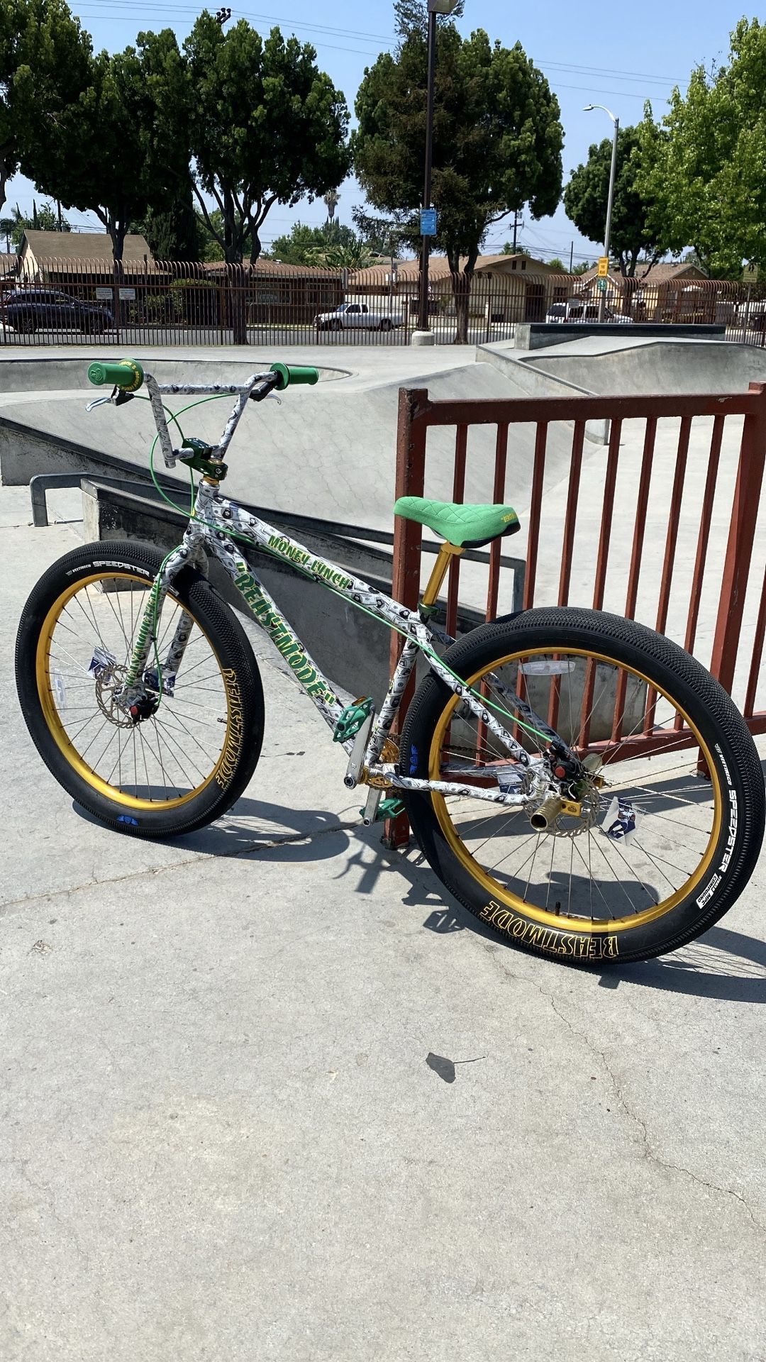 Beast Mode Money Lunch SE Bikes for Sale in Bell Gardens, CA - OfferUp