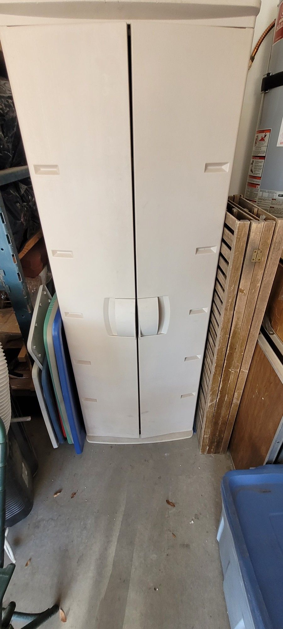 Rubbermaid Storage Cabinet for Sale in North Las Vegas, NV - OfferUp