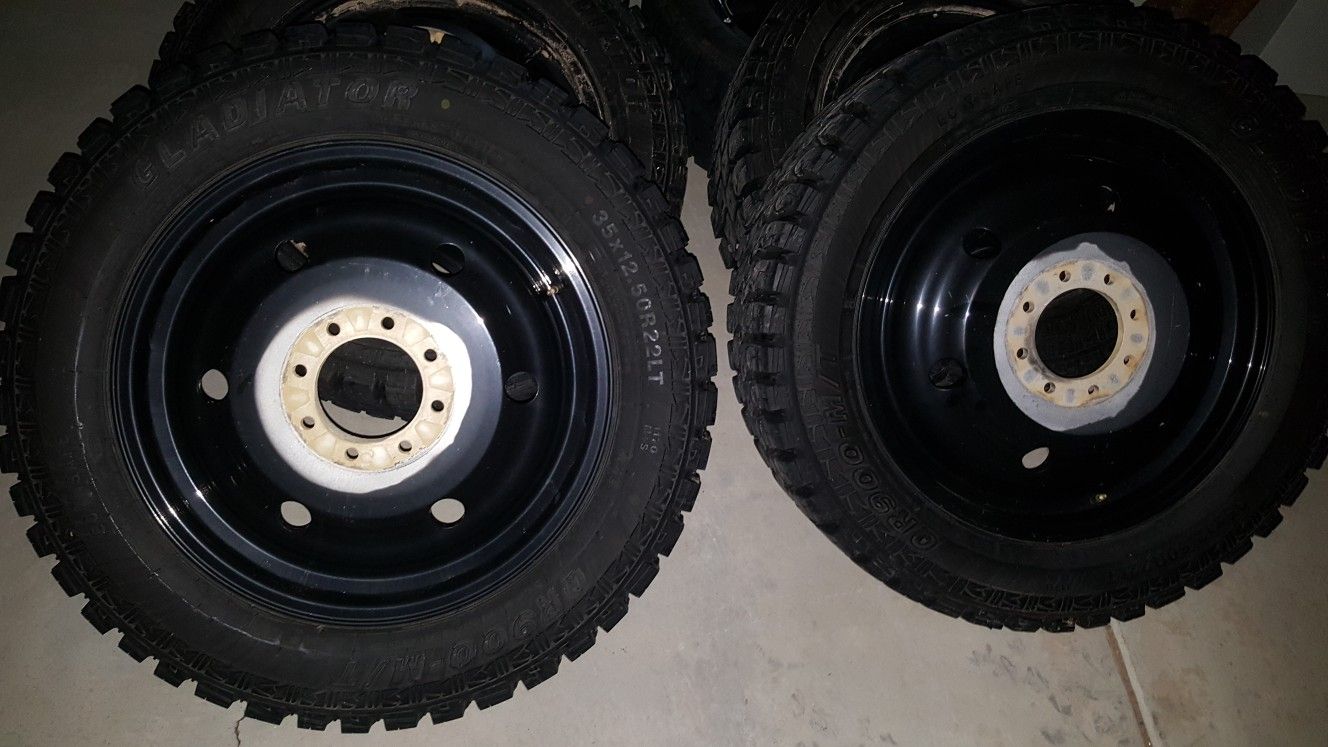 KMC XD Battalion 22 inch Dually wheels for Sale in Maricopa, AZ - OfferUp