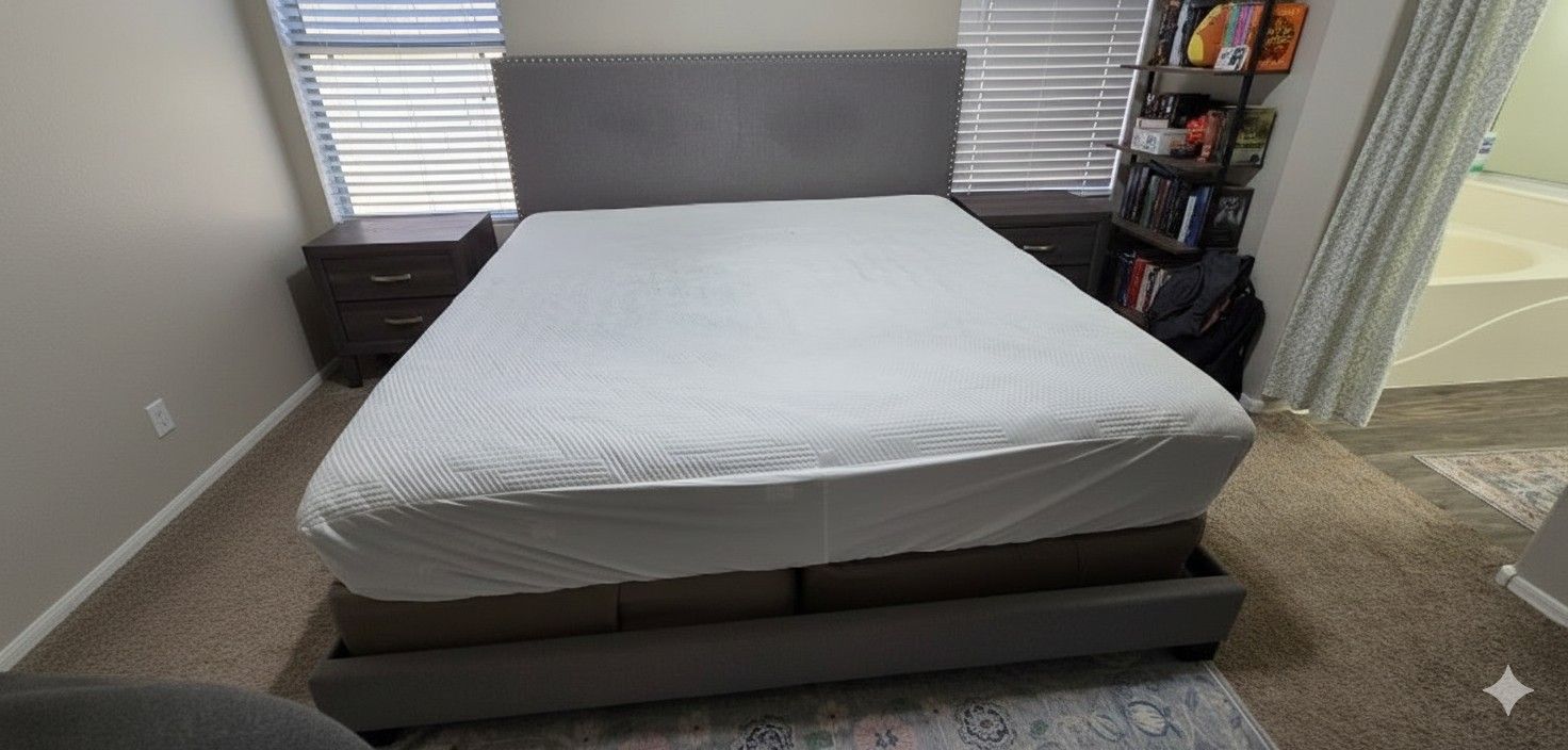 King Size Bedroom Set for Sale in Sun City, AZ - OfferUp