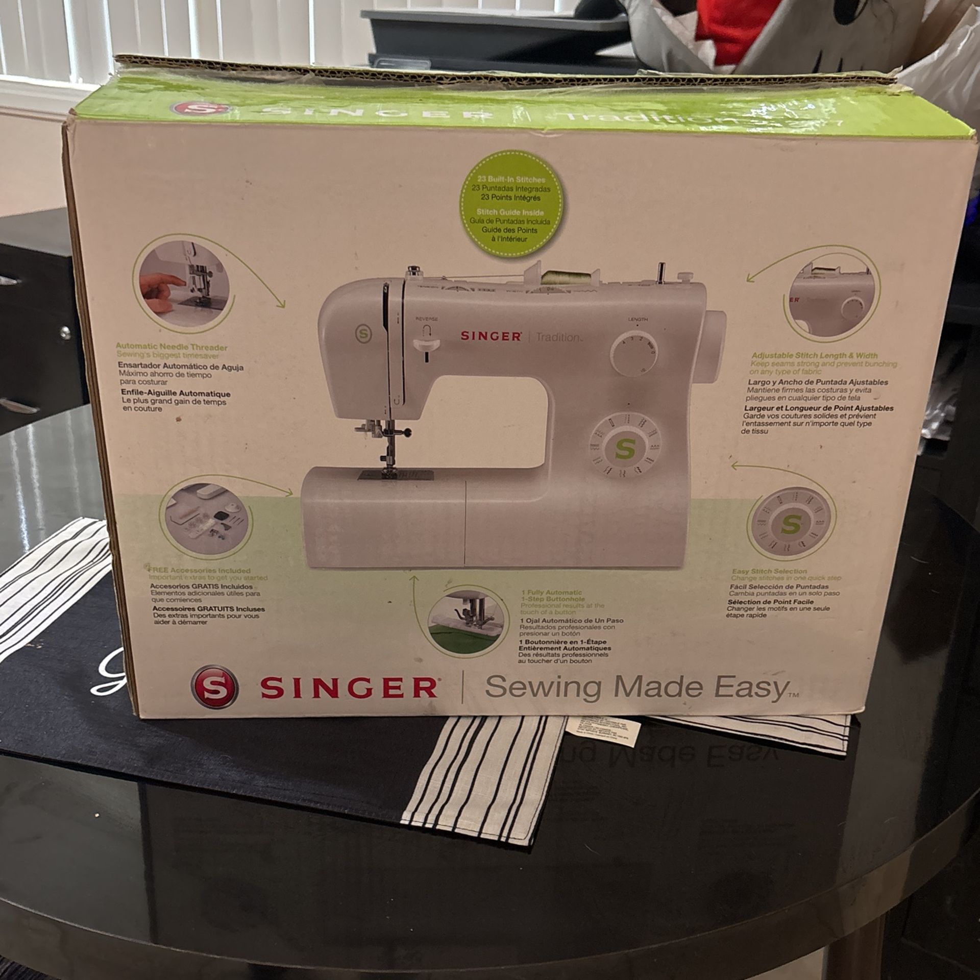 Singer Sewing Machine for Sale in Highland, CA - OfferUp