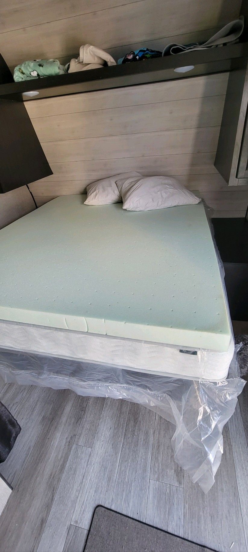 3" Thick , Short Queen , Memory Foam Topper for Sale in Fontana, CA ...