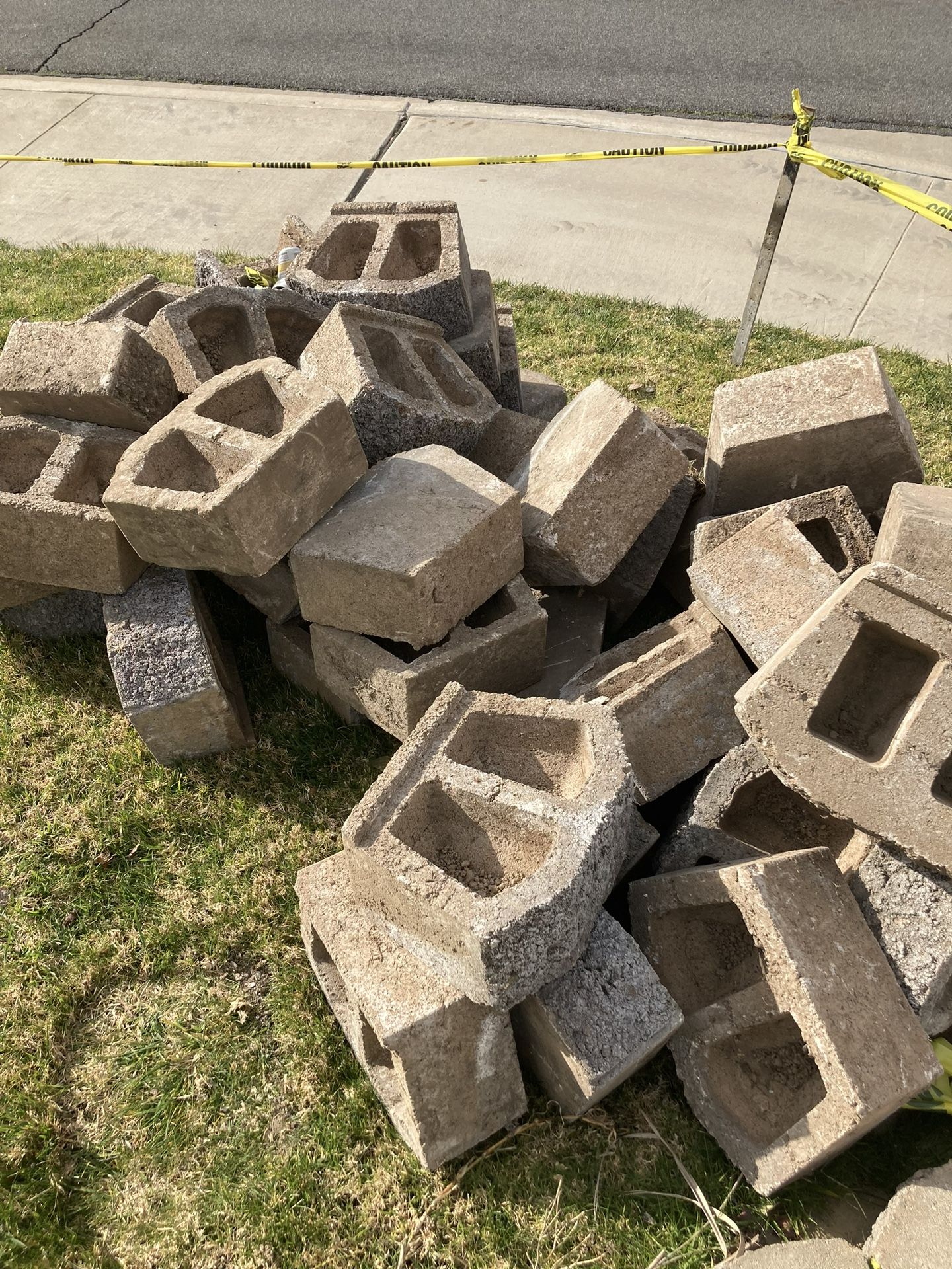 16 Inch Retaining Wall Block for Sale in Rialto, CA - OfferUp