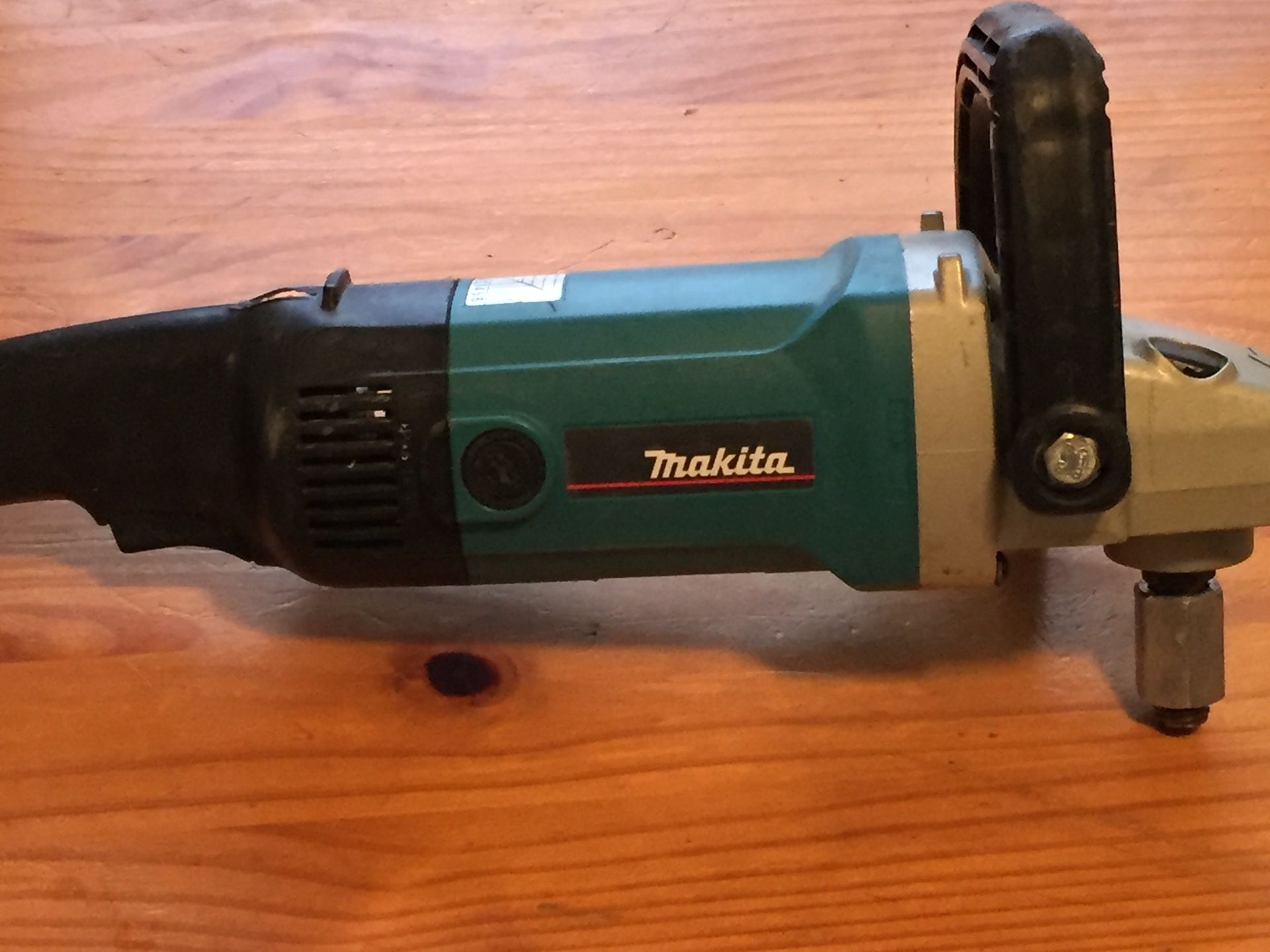 Makita 9227c Variable speed buffer/polisher grinder. for Sale in Parma ...