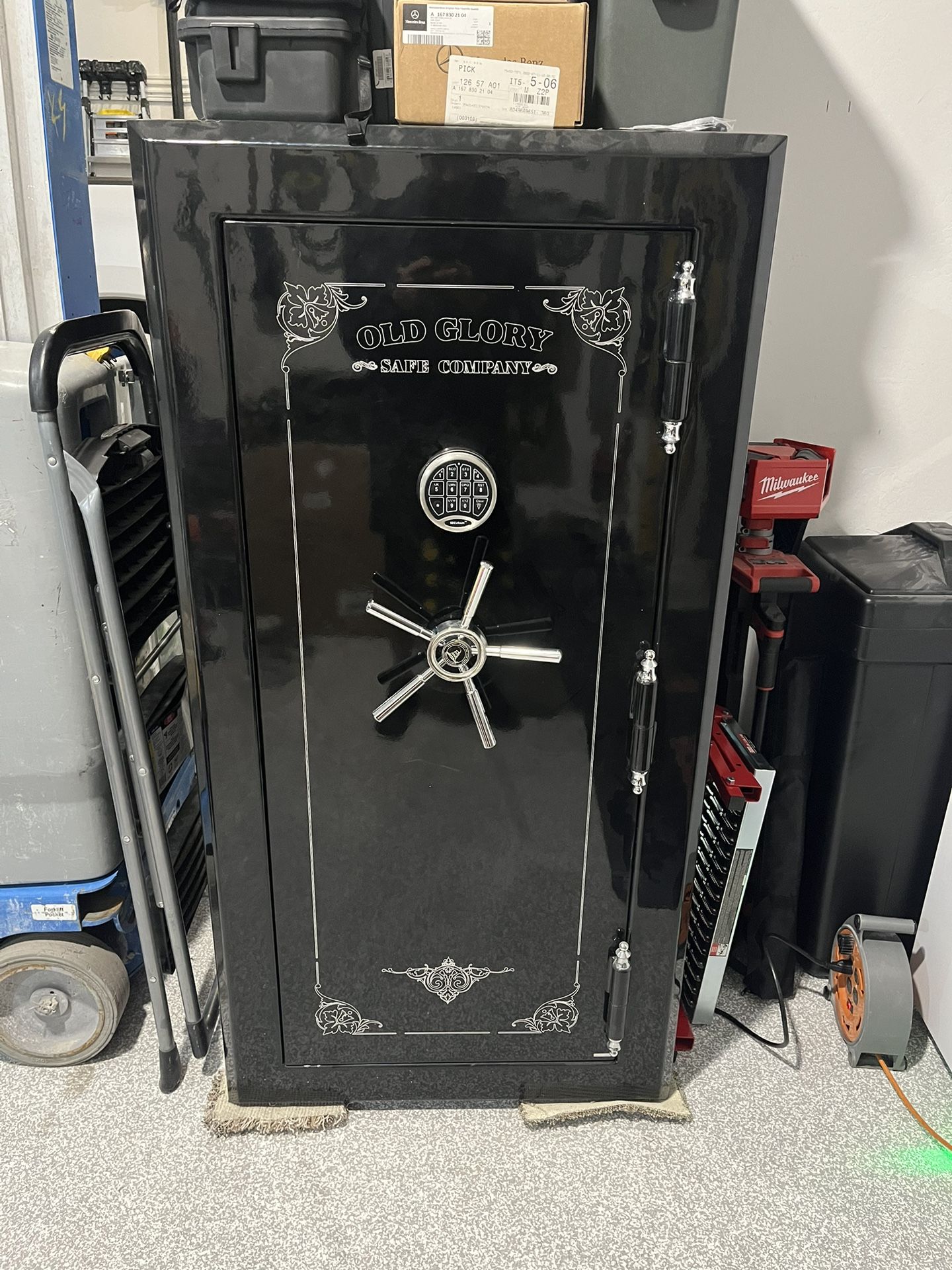 Old Glory 24 Gun Fire Safe 2 Hr At 1880 Degree for Sale in Queen Creek ...