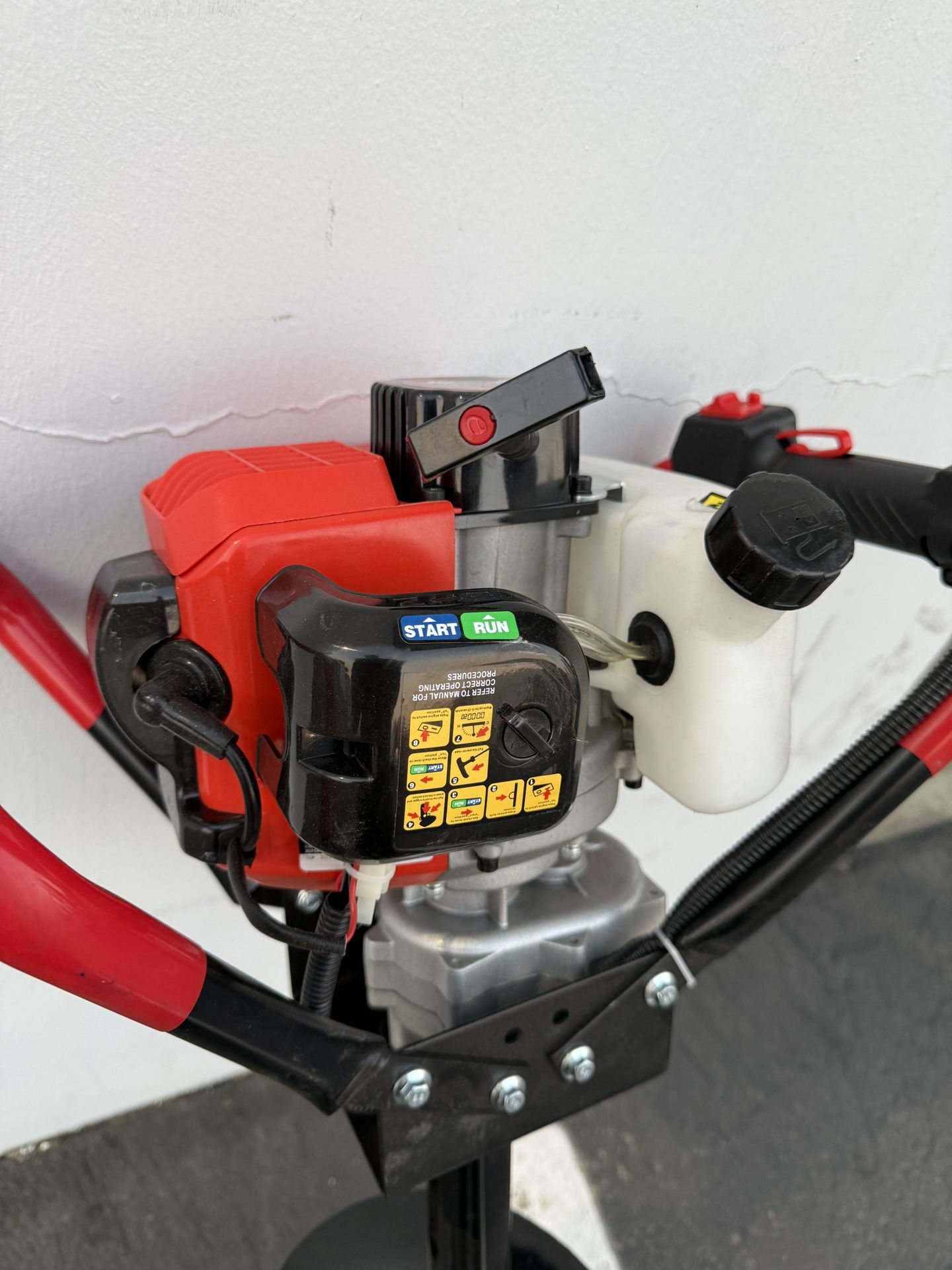 One Men V-Type 55cc 2-Stroke Gas Post Hole Digger Bit Auger Digger ...