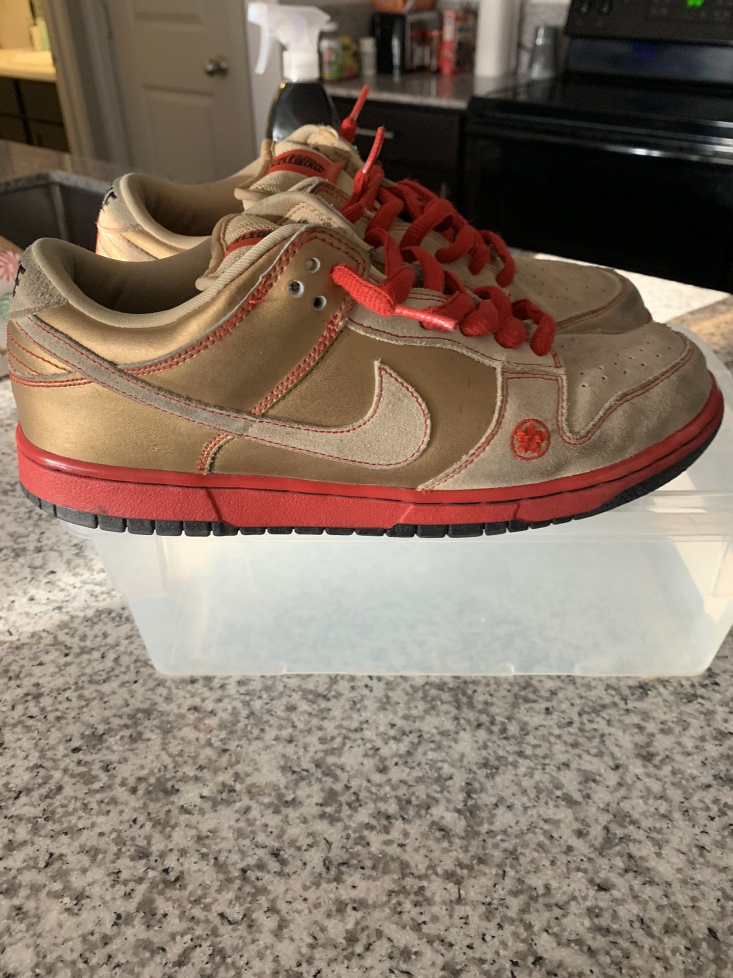 Nike Sb Dunk Low “Money Cat” for Sale in San Antonio, TX - OfferUp