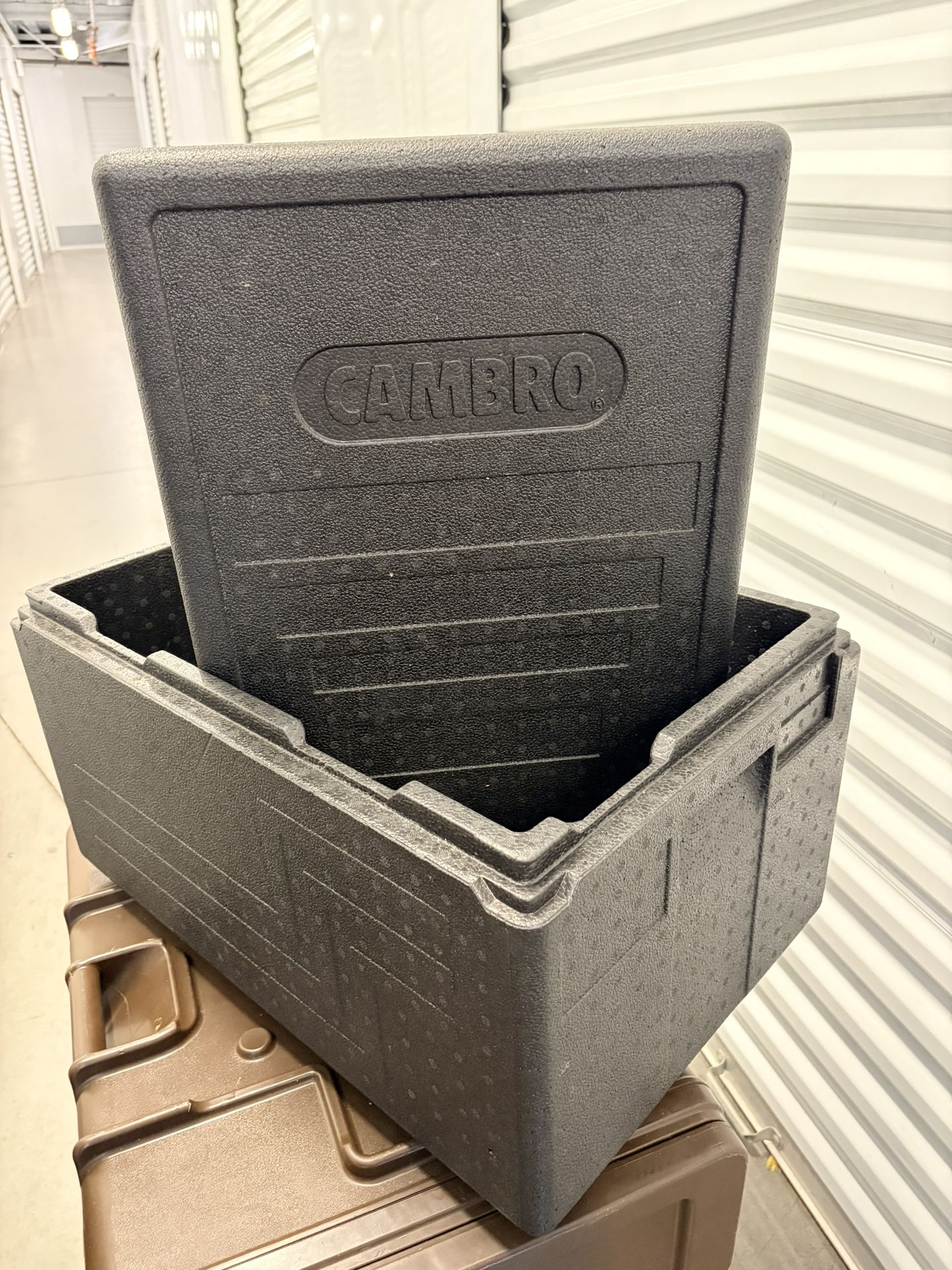 Cambro Cam Go box for Sale in Pico Rivera, CA - OfferUp