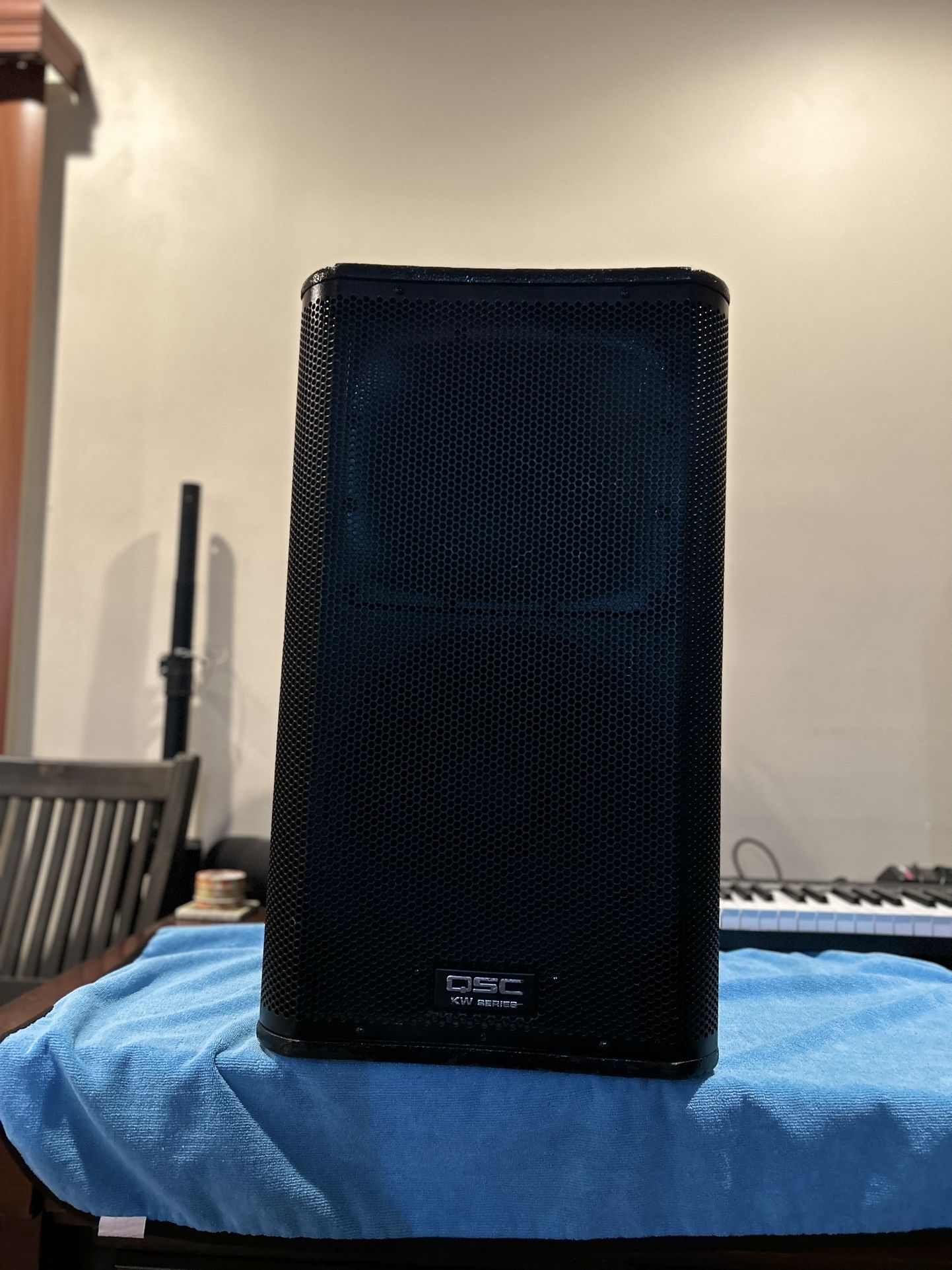 QSC KW122 for Sale in Downey, CA - OfferUp