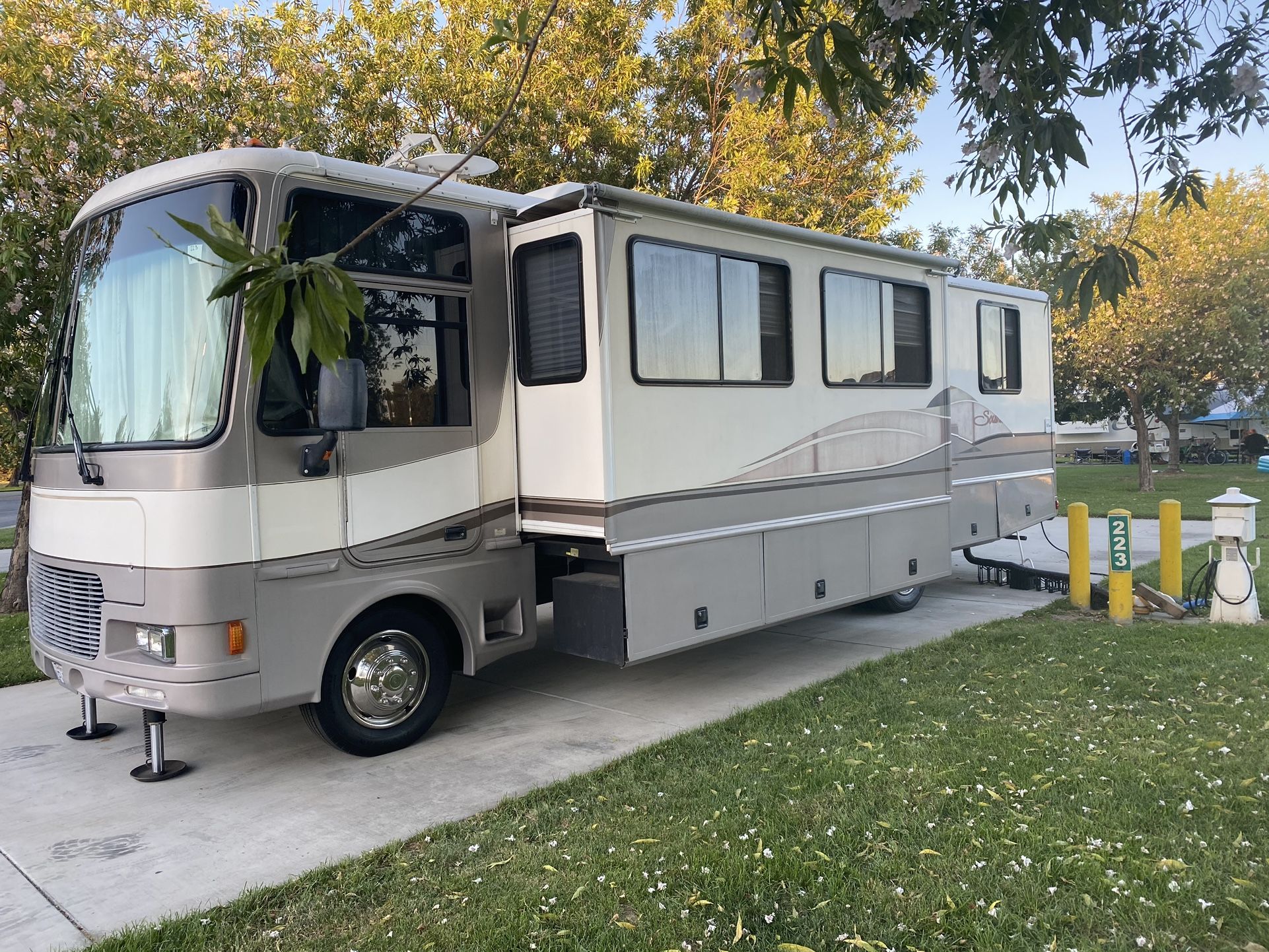 1999 Ford Fleetwood Southwind 32ft for Sale in Corona, CA - OfferUp