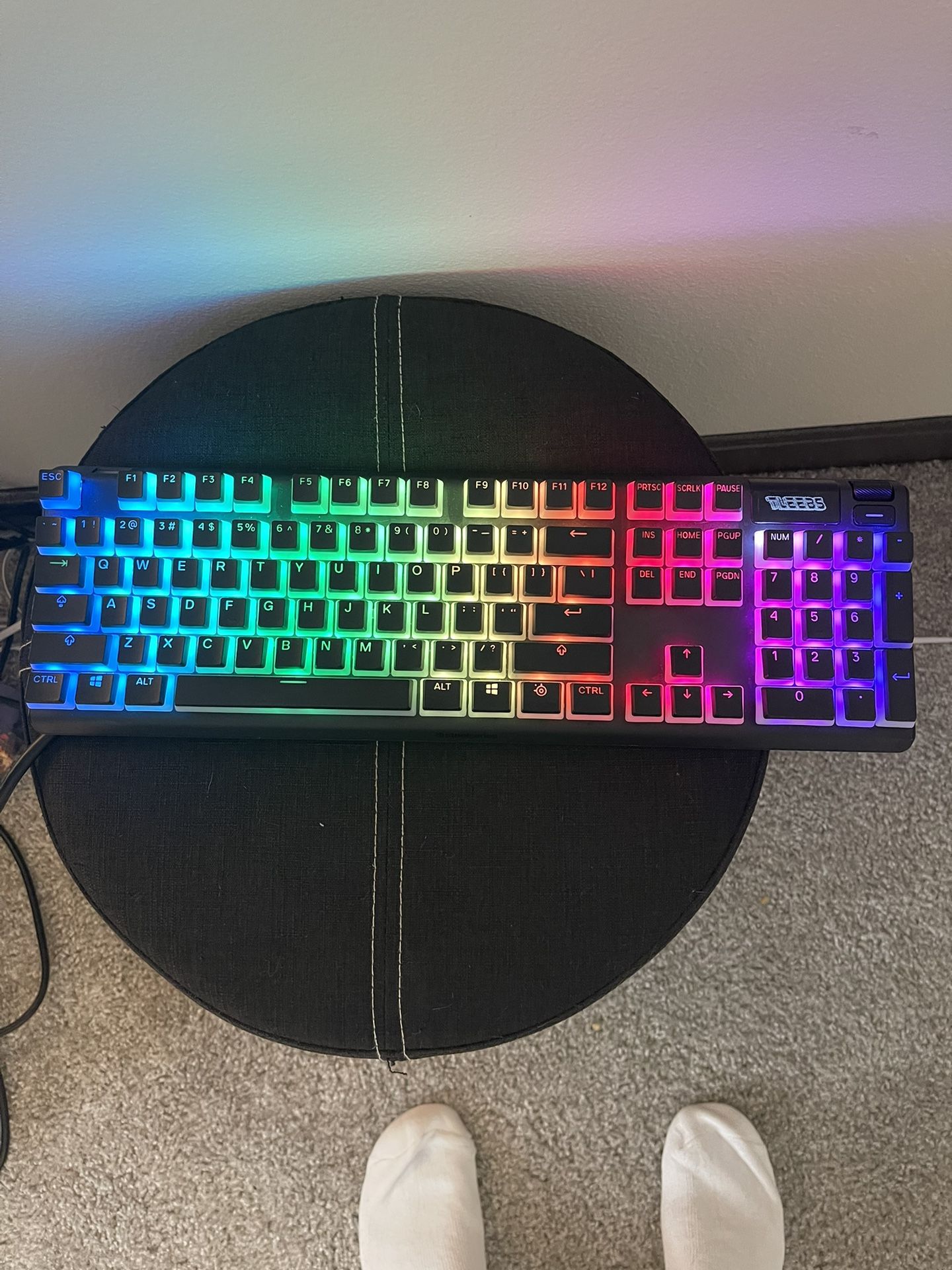 SteelSeries Apex Pro with Prism key caps for Sale in West Hollywood, CA ...