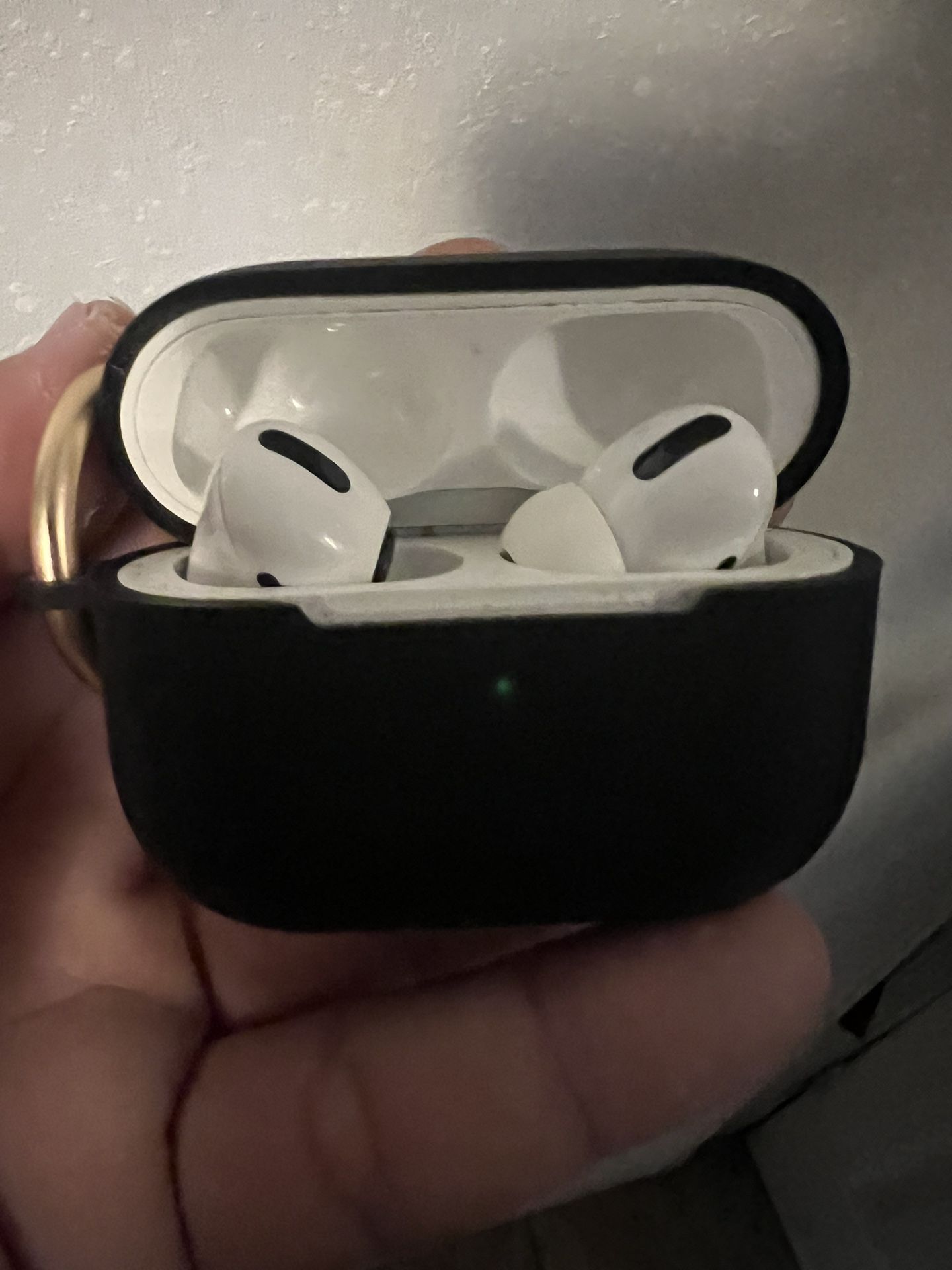 Apple Airpod Pros 1st Gen for Sale in Bell Gardens, CA - OfferUp