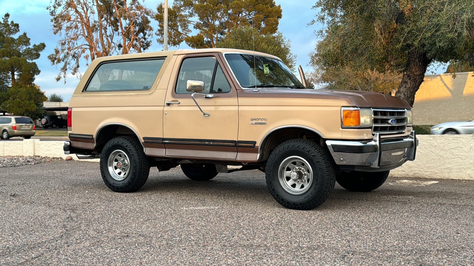 1990 Ford Bronco for Sale in Phoenix, AZ - OfferUp